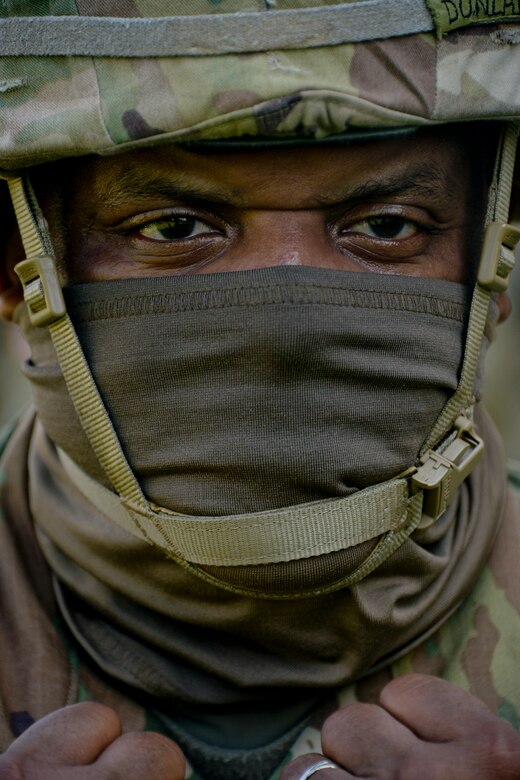 404th CA BN Paratroopers & US Navy EOD Conduct Joint Training > U.S ...