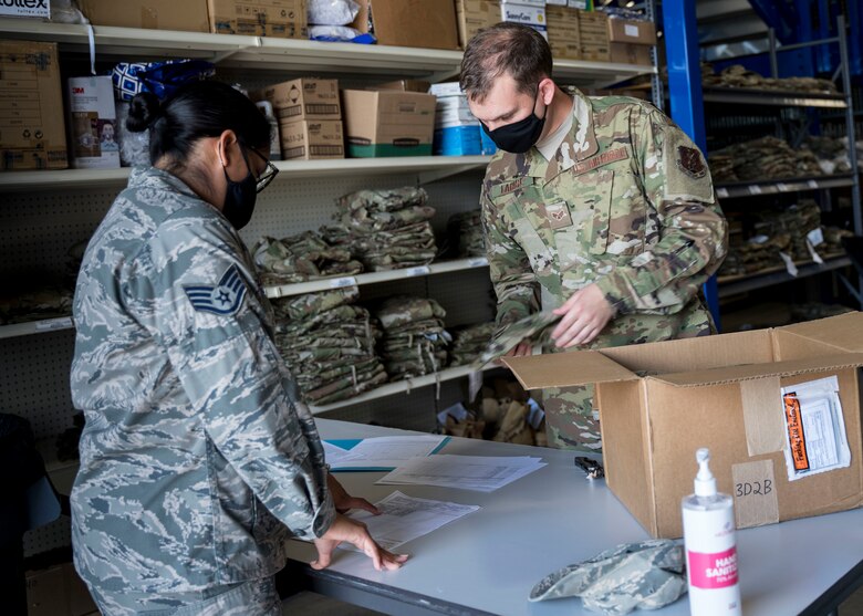 103rd LRS distributes OCPs > 103rd Airlift Wing > Article Display