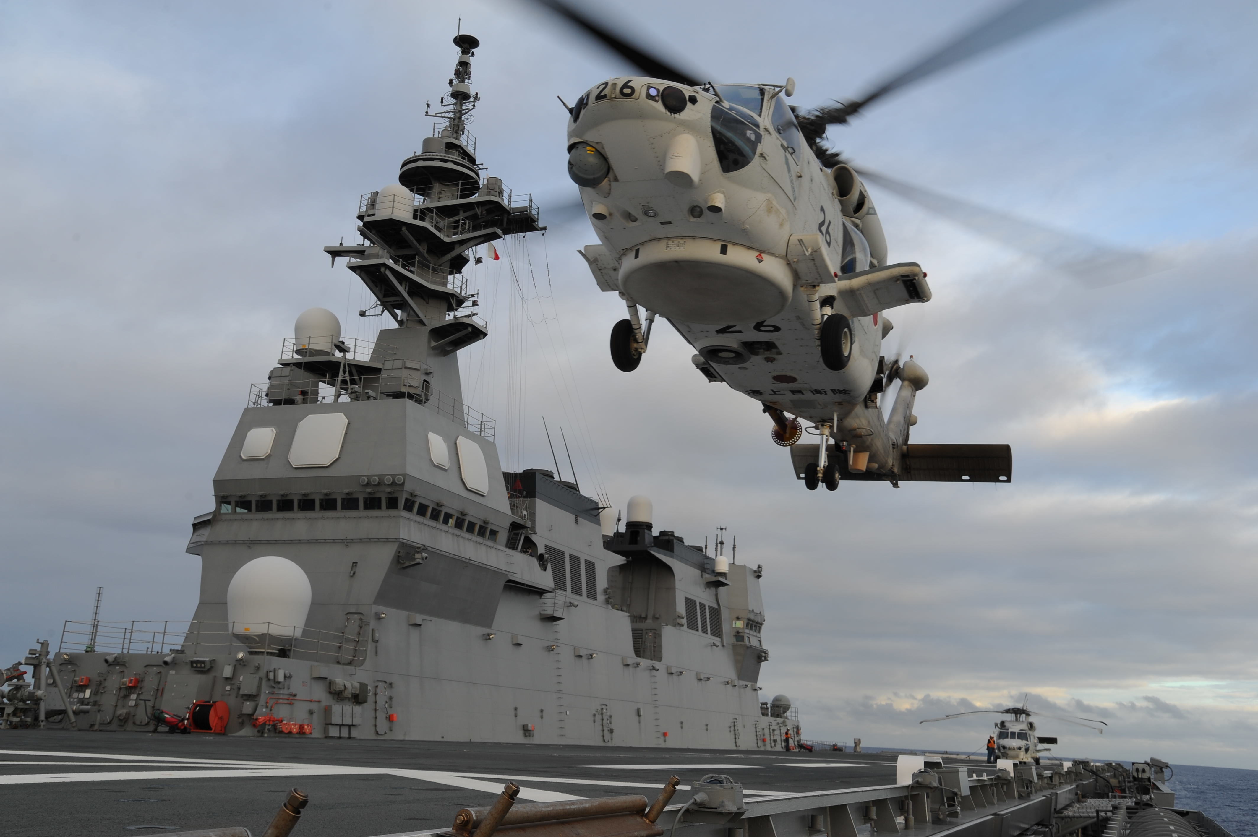 JMSDF conducts flight operations during RIMPAC 2020.