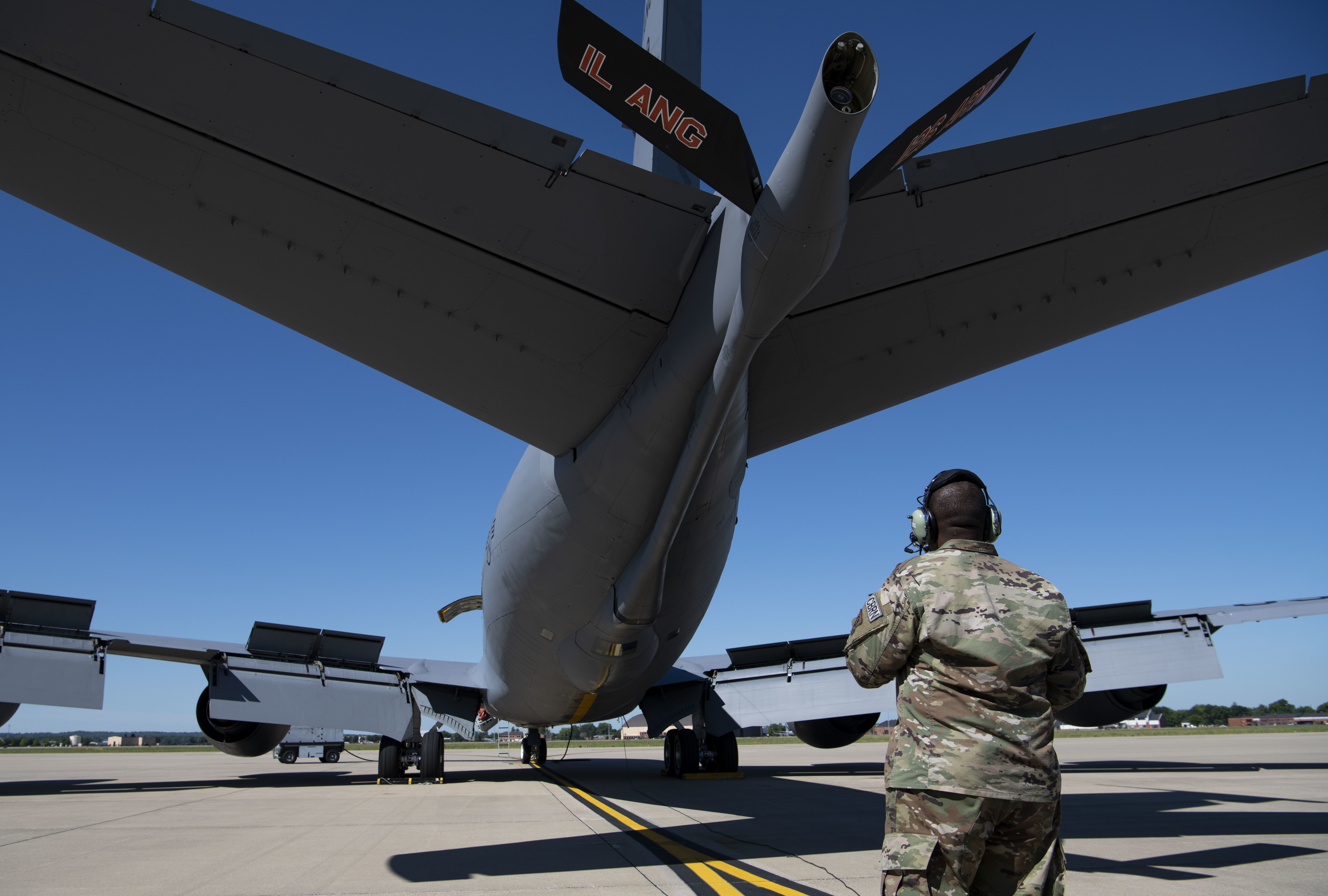 906th ARS: Refueling for the fight > Scott Air Force Base > News