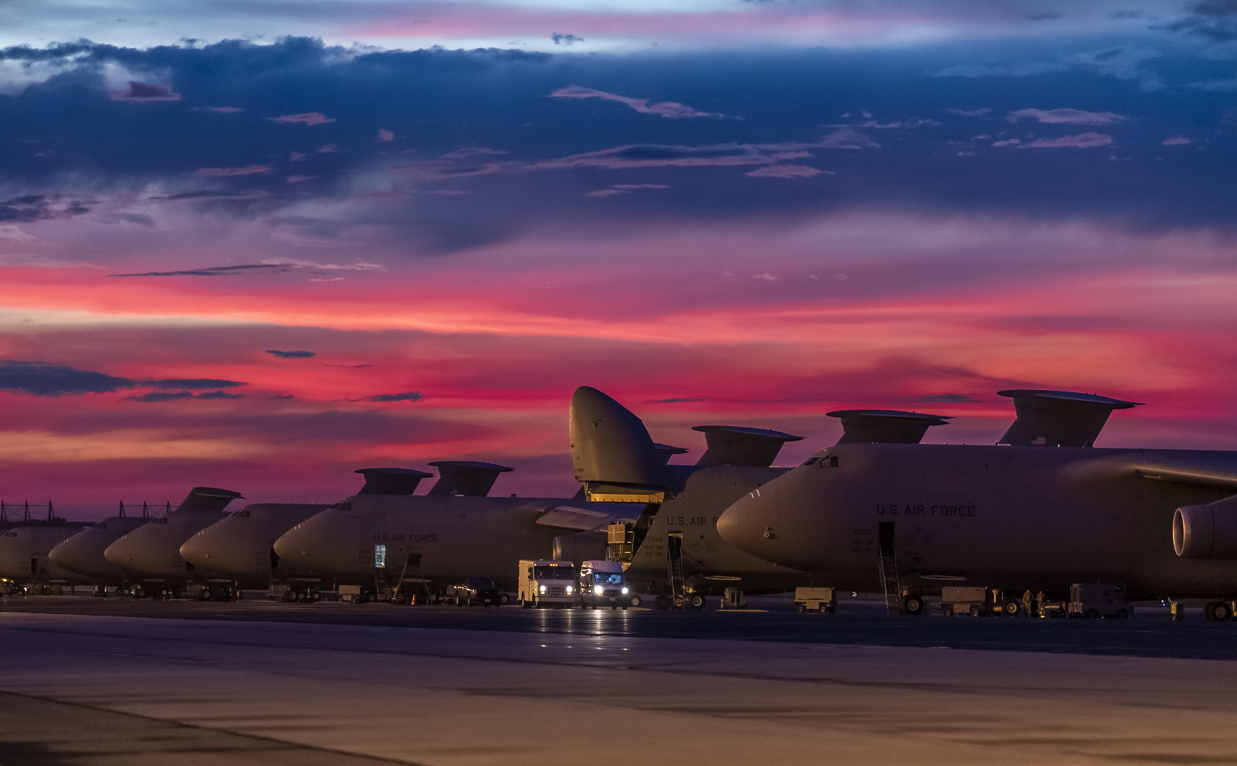 Sun sets over Dover AFB flight line > 512th Airlift Wing > Article Display