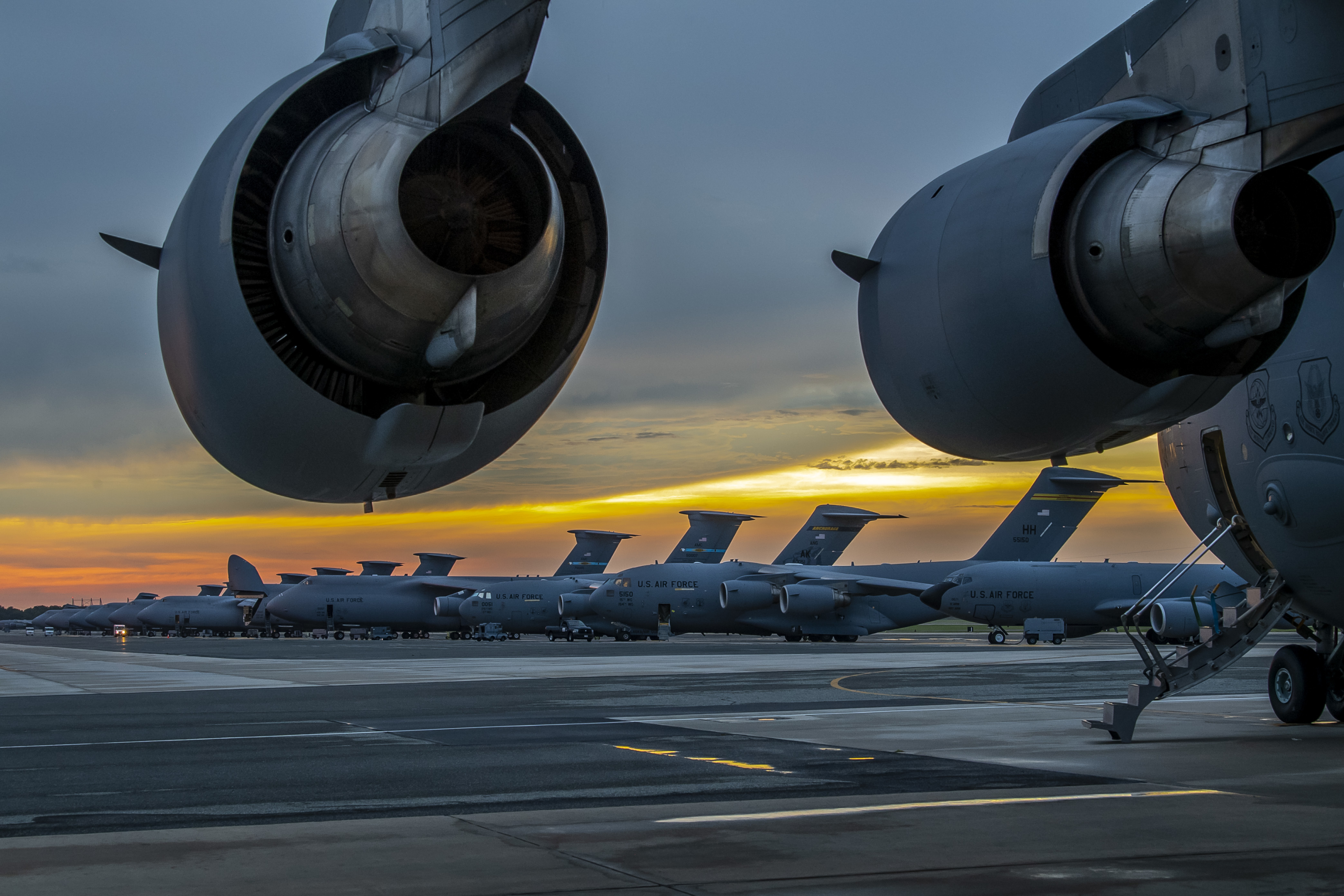 Sun sets over Dover AFB flight line > 512th Airlift Wing > Article Display