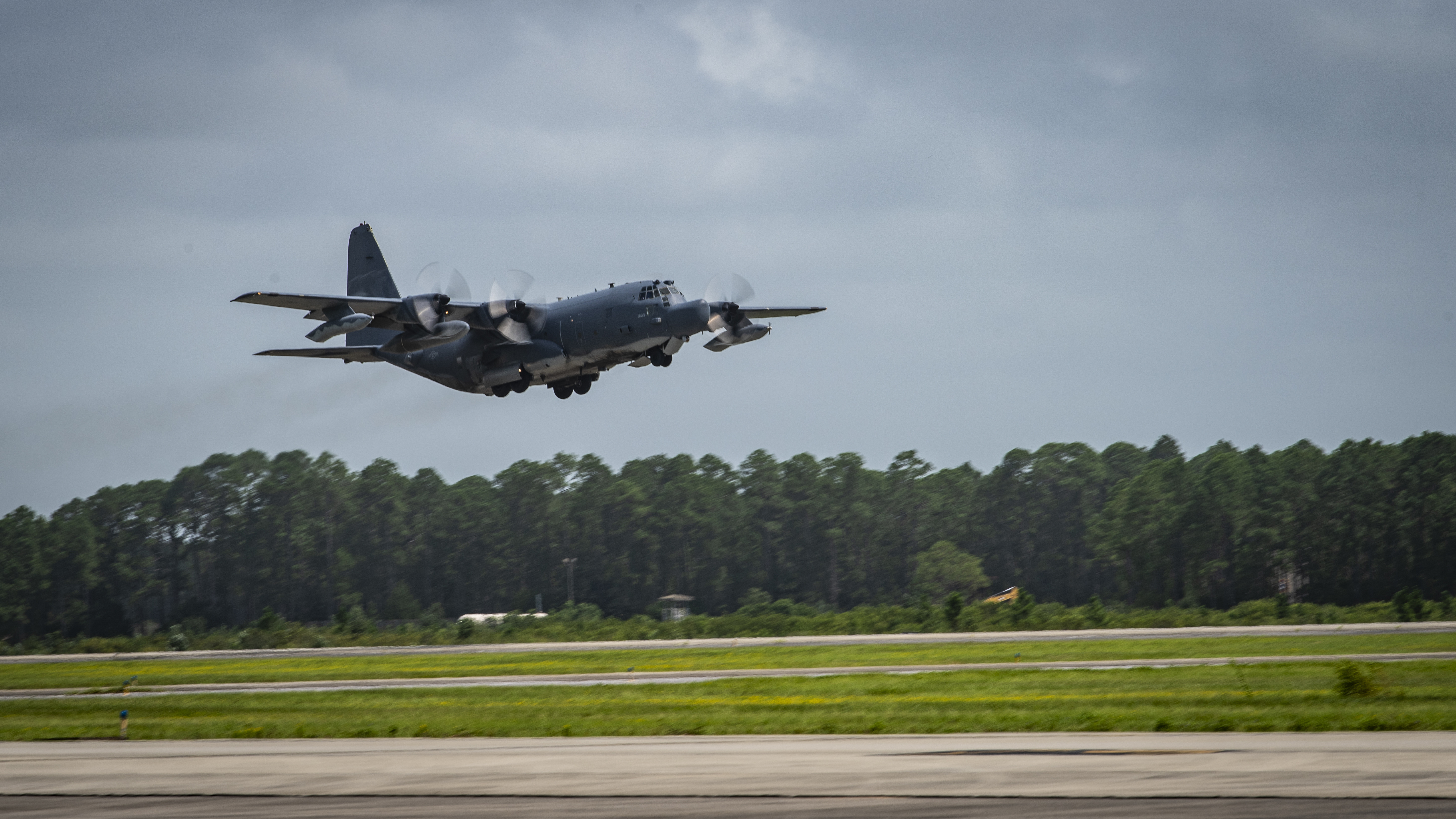 901st SOAMXS keeps Talons ready > Hurlburt Field > Article Display