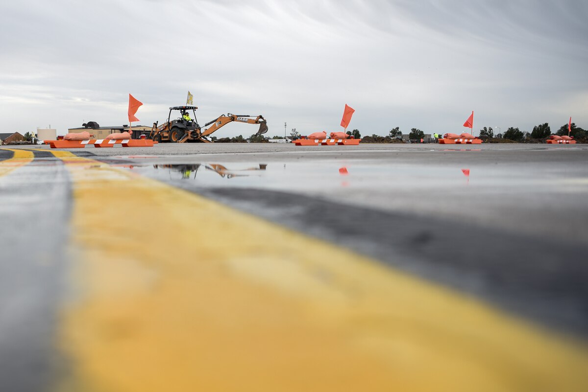 Team Scott’s runway upgrades completed > Ramstein Air Base > Article ...