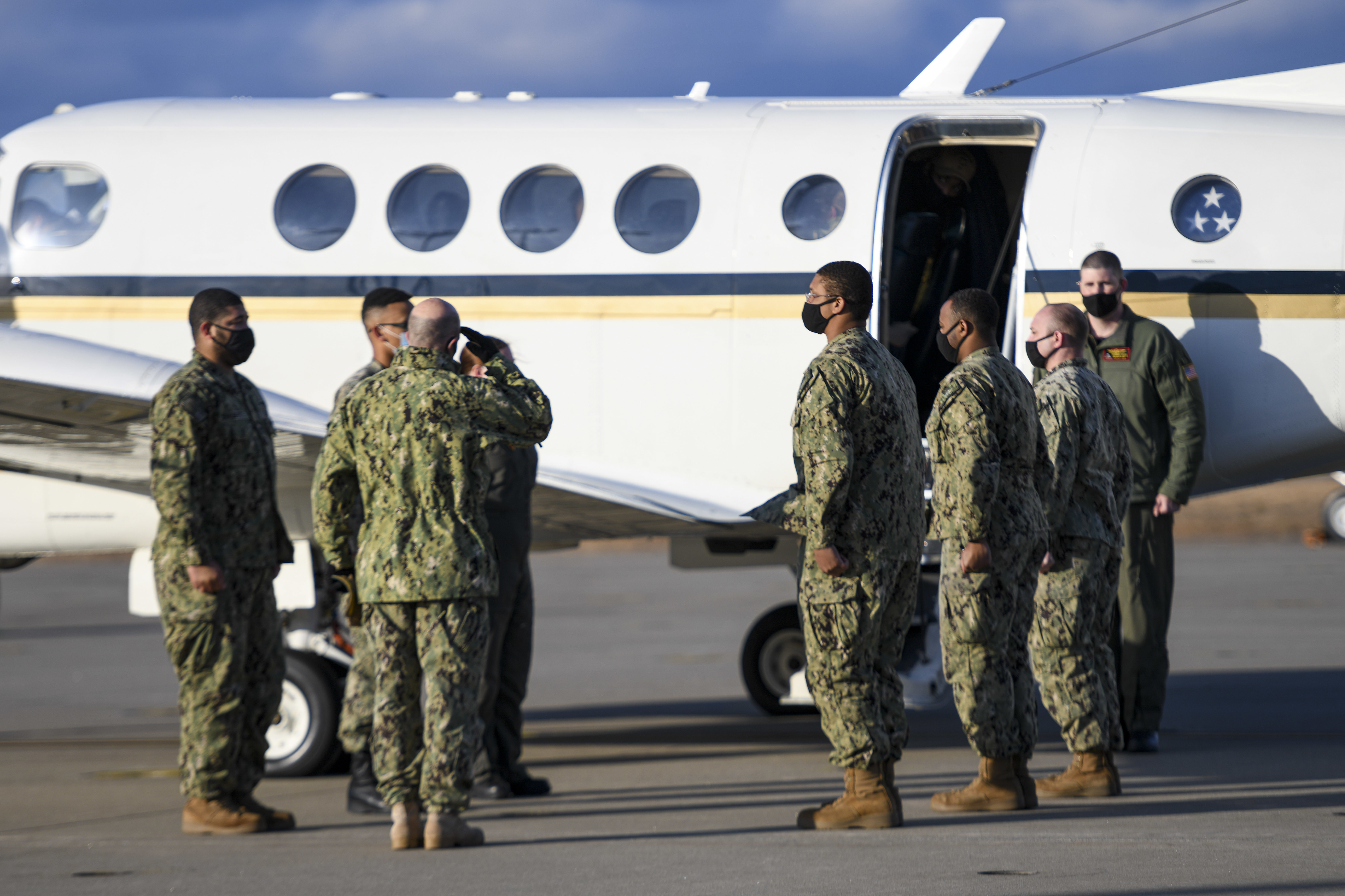 7th Fleet Commander, Vice Adm. Bill Merz, Visits NAF Atsugi and NAF ...