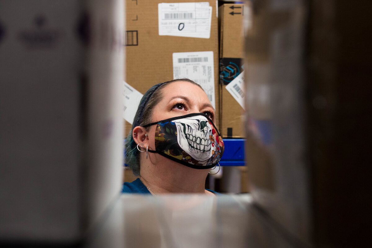 Volunteers deliver help to Ramstein postal operations > Ramstein Air ...