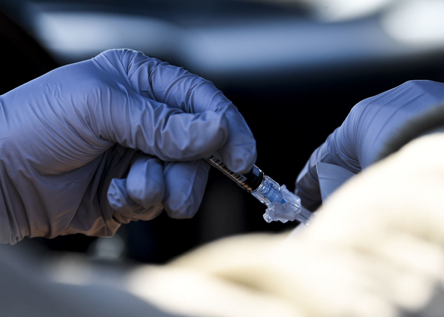 377th MDG provides drive-thru flu shots to more than 230 Team Kirtland ...