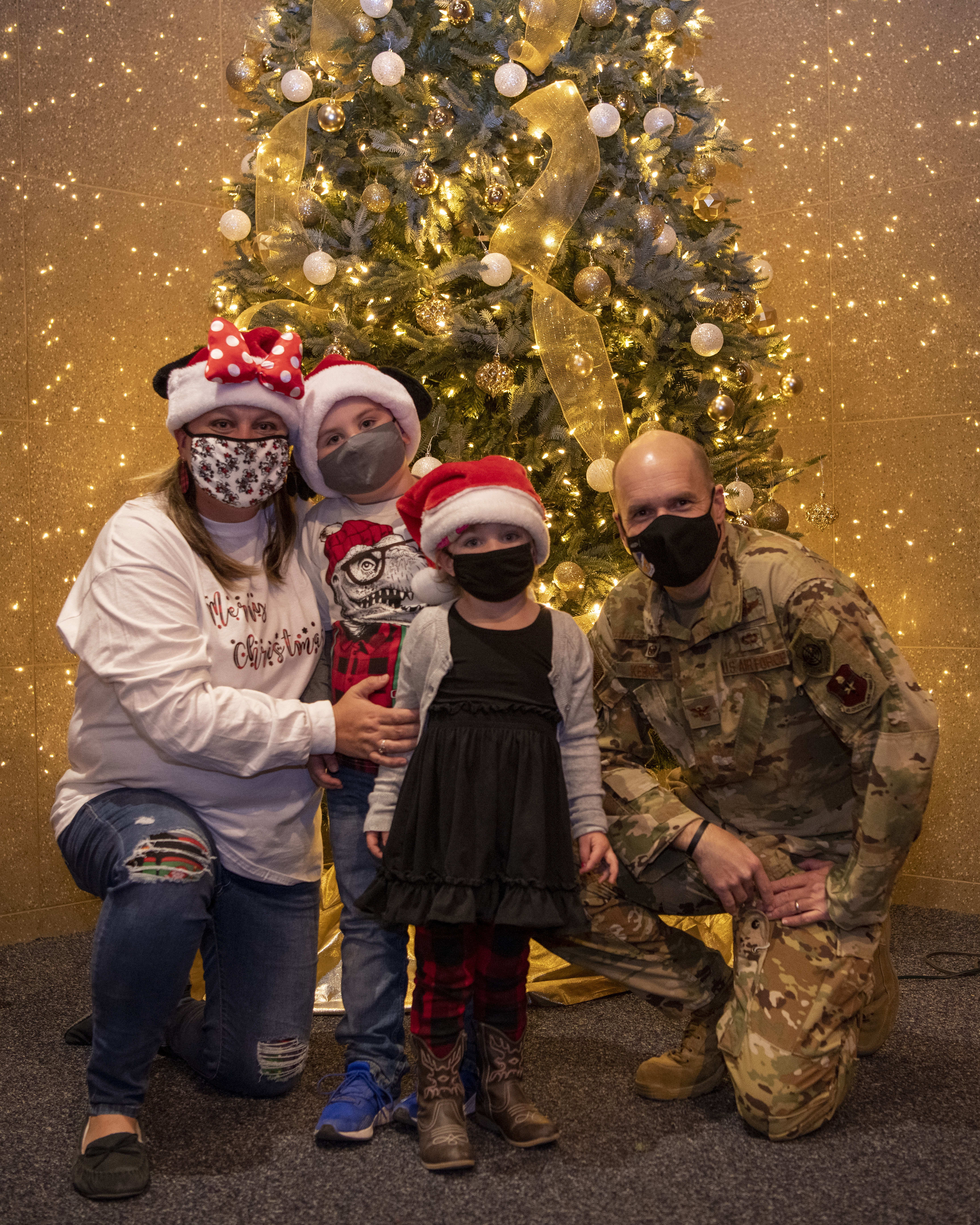 2020 holiday festival > Holloman Air Force Base > Display