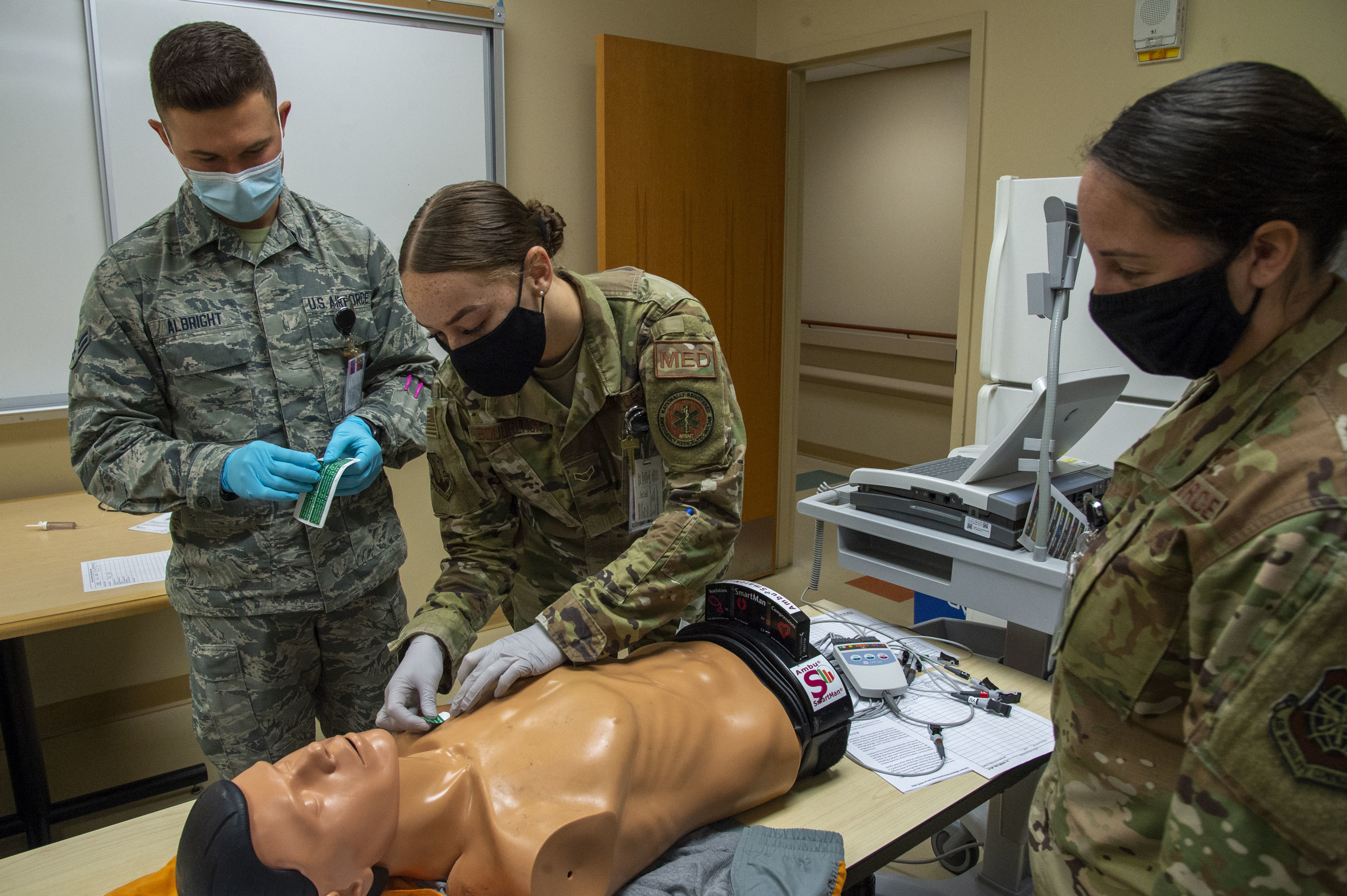 6th Medical Group hosts nursing skill fair > MacDill Air Force Base > News