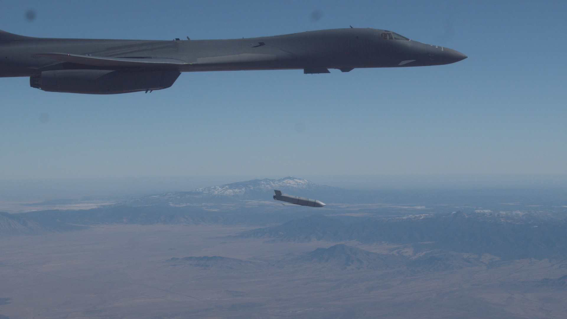 B-1B Lancer completes successful external release demonstration > Air ...