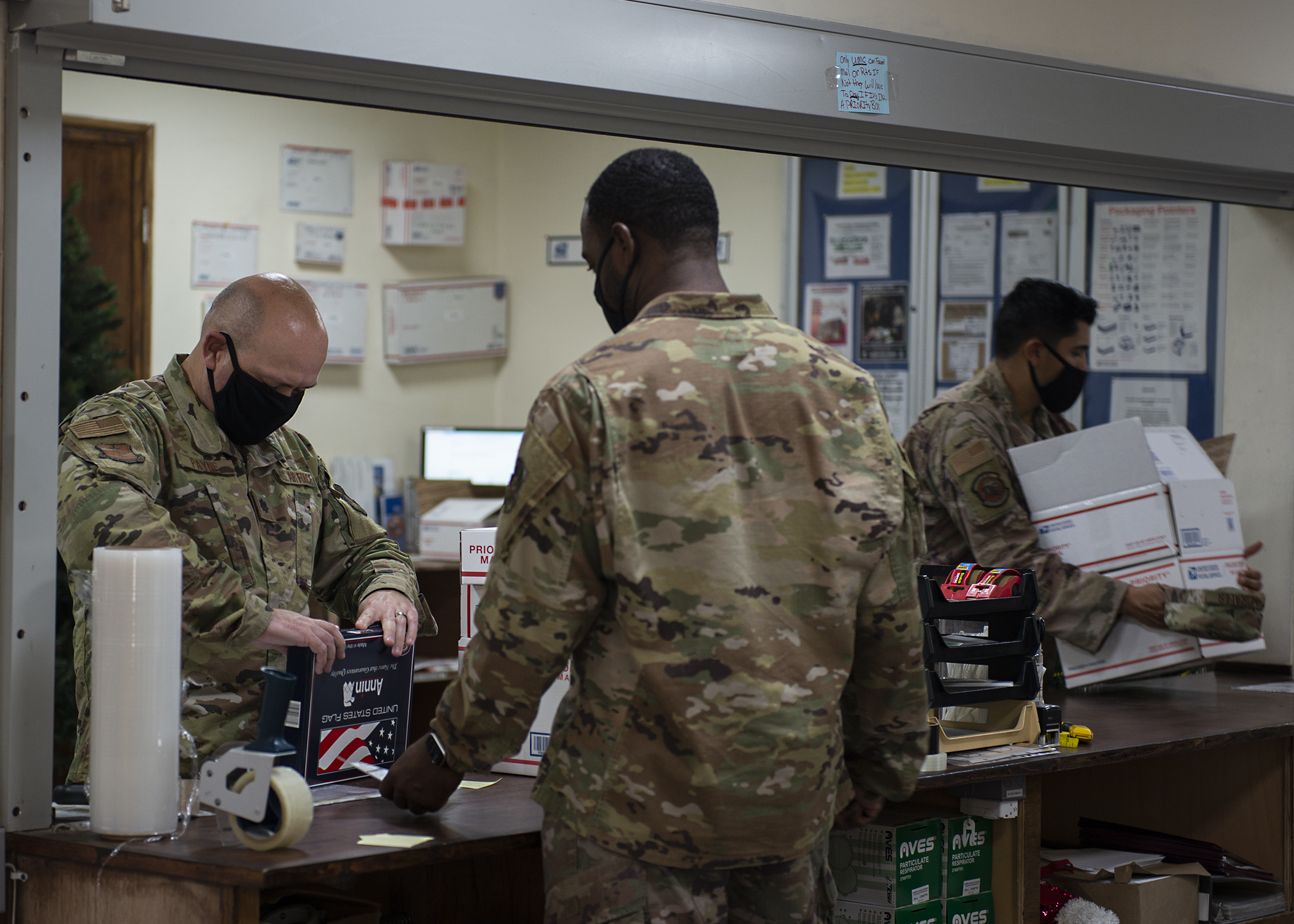 Post Office Airmen, volunteers deliver holiday cheer > U.S. Air Forces ...