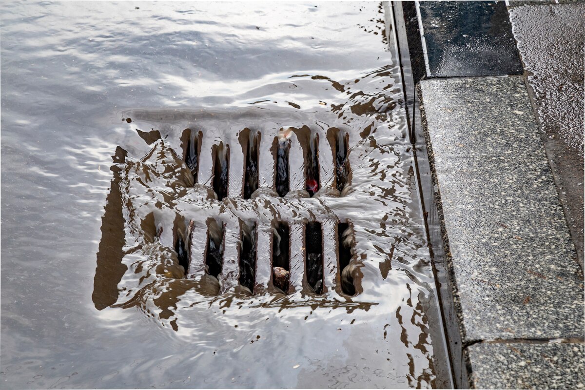 STORMWATER STRAIGHT TALK: Reporting Illicit Discharges > Robins Air ... STORMWATER STRAIGHT TALK: Reporting Illicit Discharges > Robins Air ...