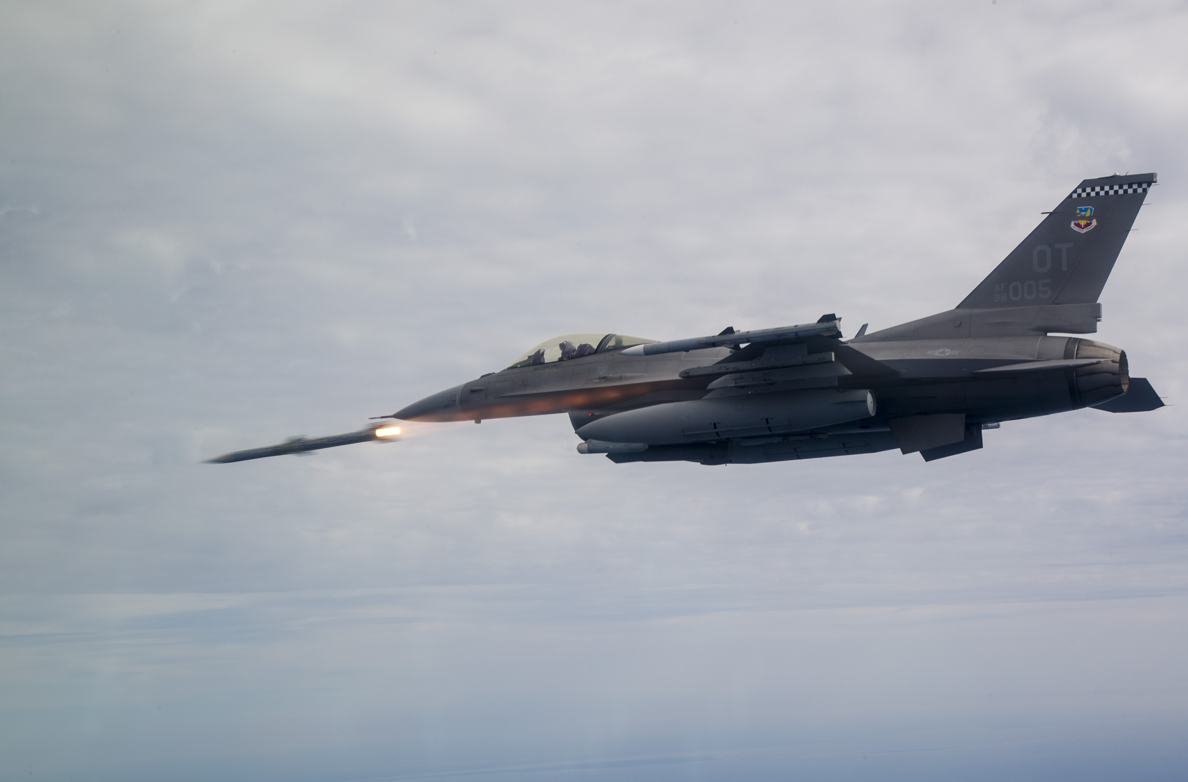 Air Force awards multi-million dollar contract for F-16 depot > Robins ...