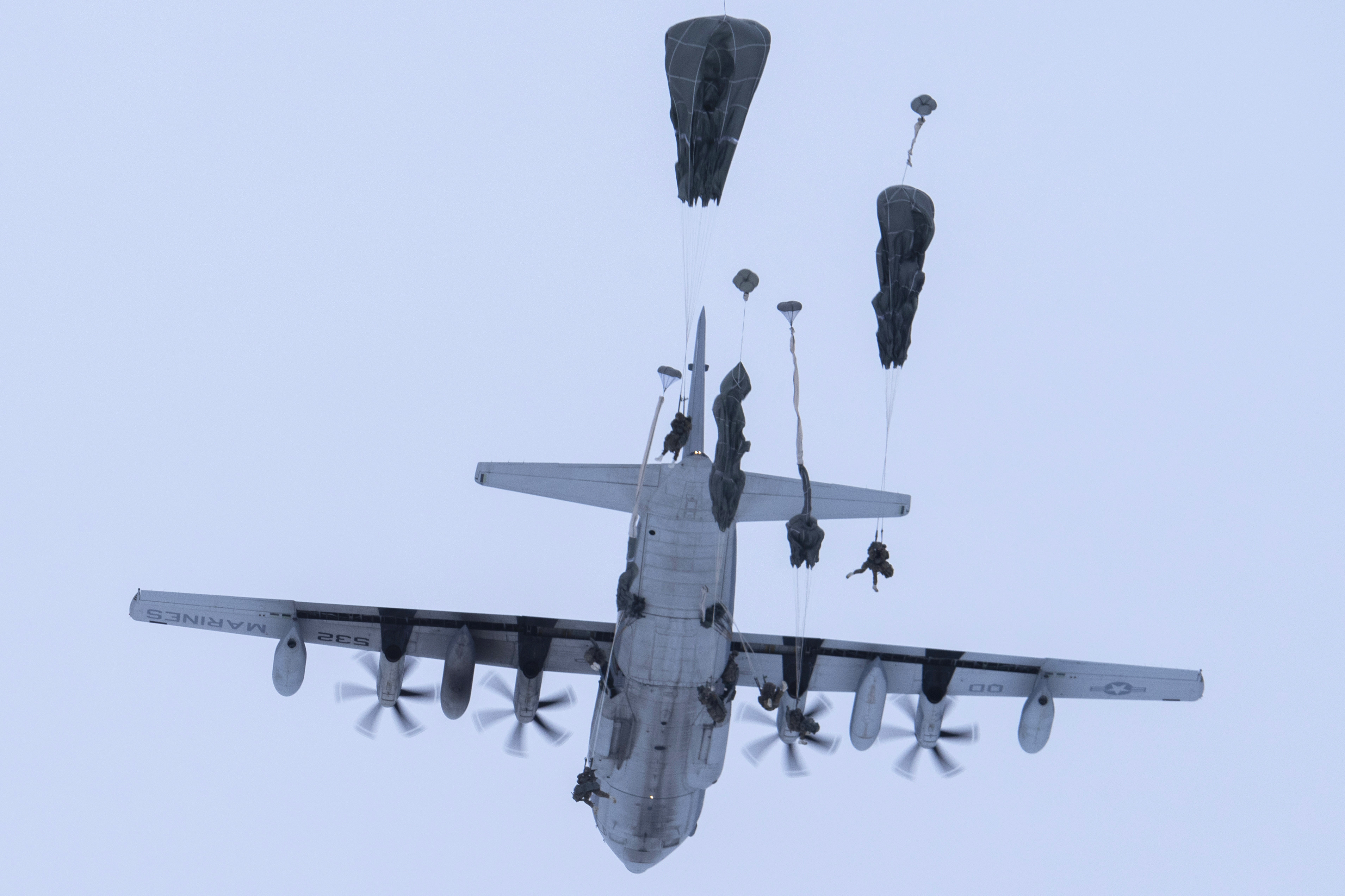 '3 Geronimo' paratroopers jump onto frozen drop zone