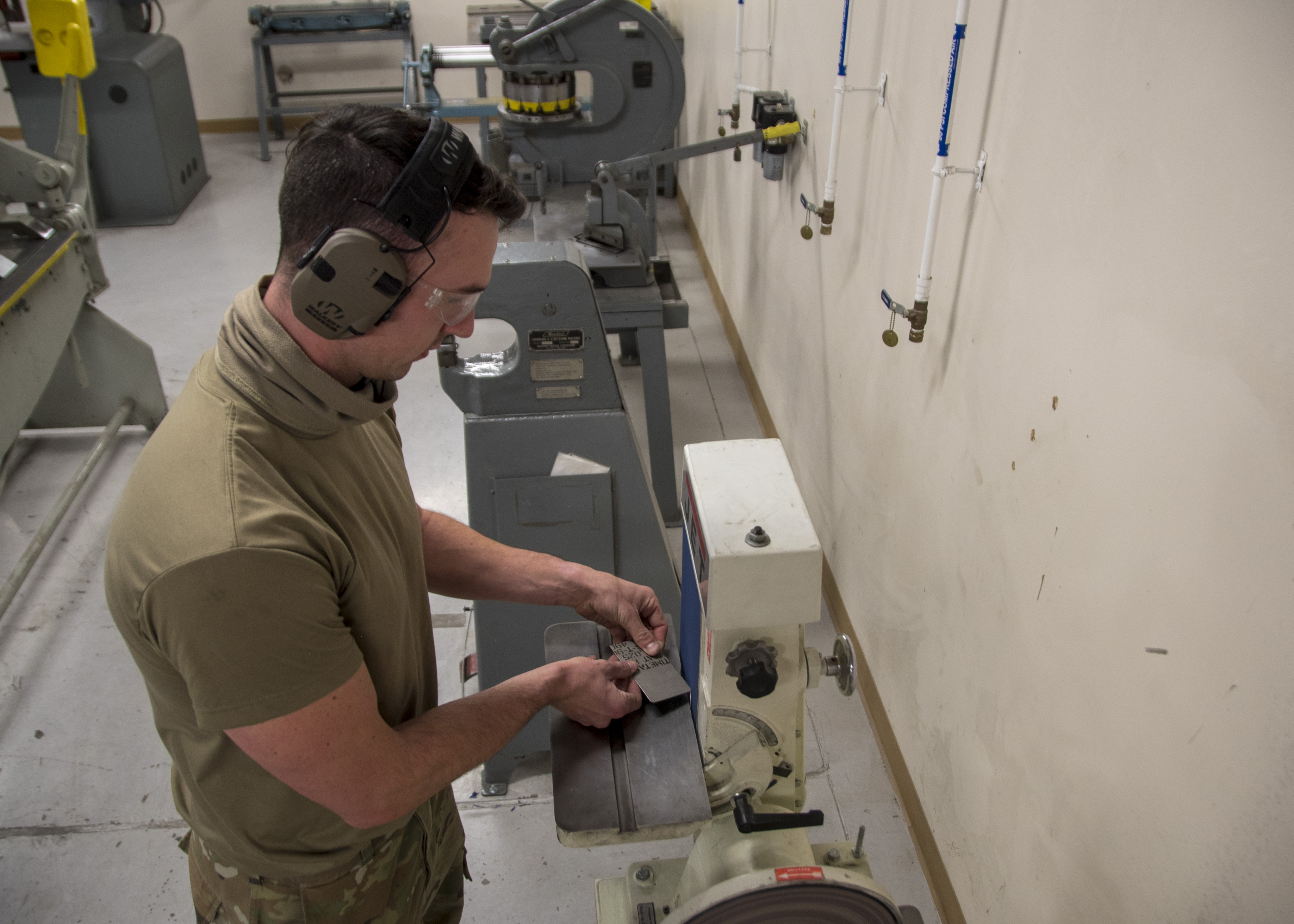 301 FW MXS Airman holds the F-16 mission together > 301st Fighter Wing ...