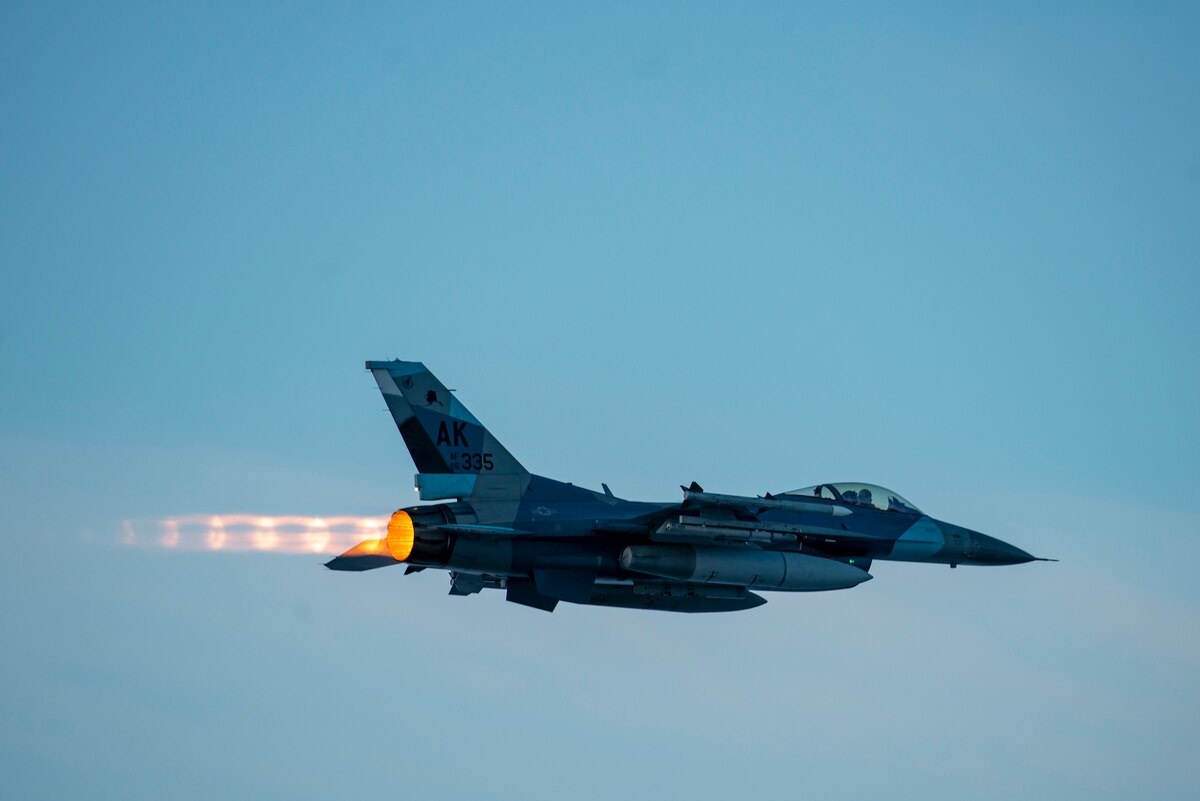 Eielson AFB team exercises rapid combat readiness, demonstrates arctic ...