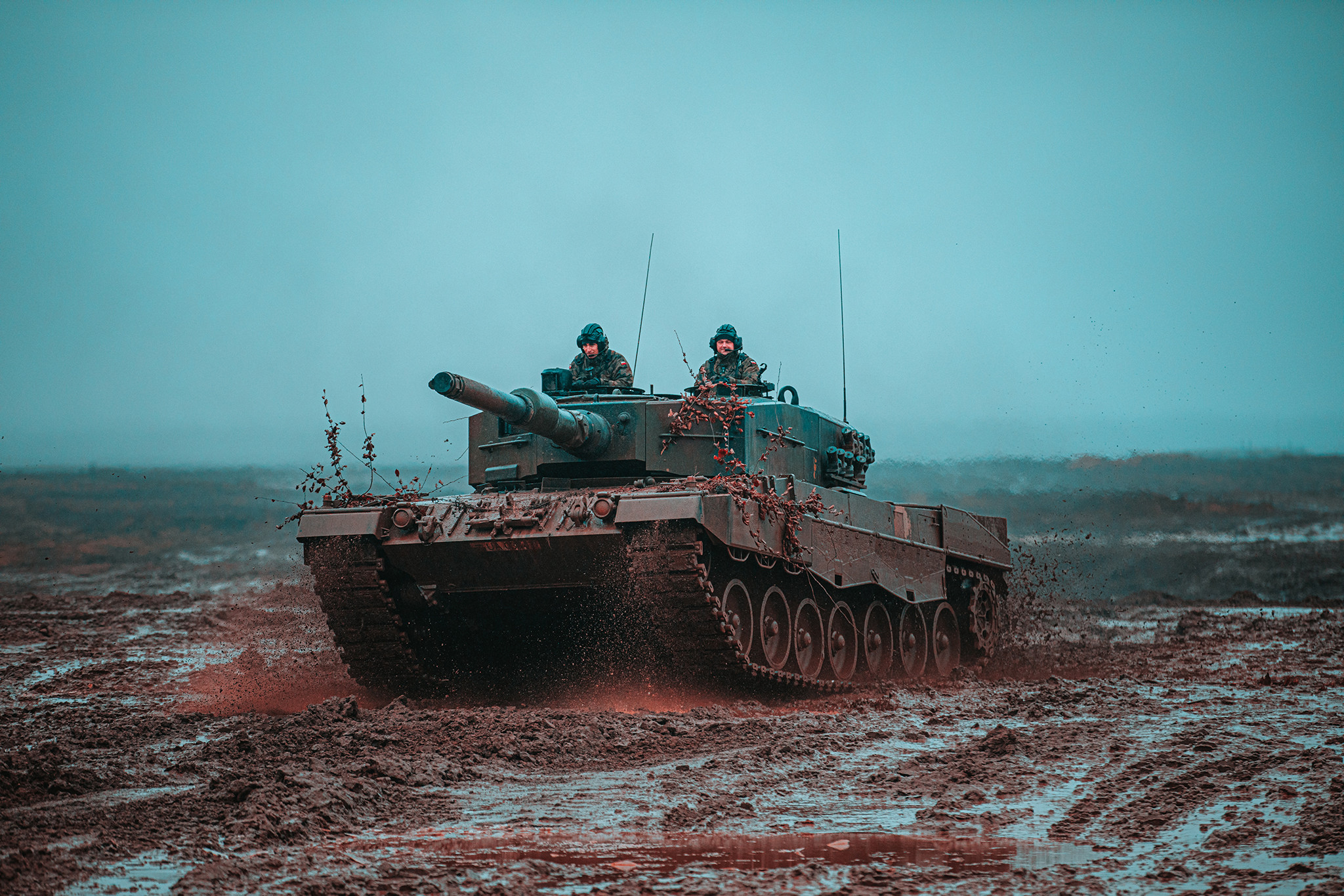 Polish and Romanian Soldiers work together in support of NATO's enhanced Forward Presence Battle ...