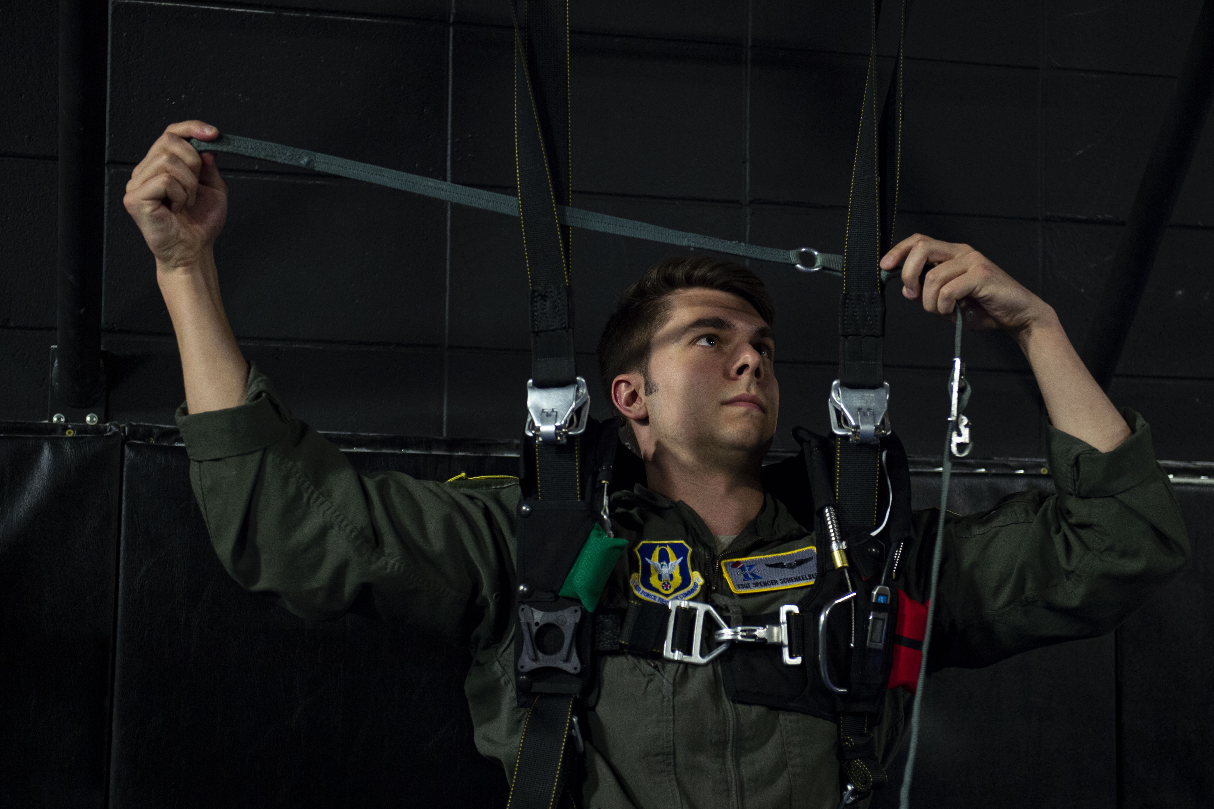 Emergency parachute training refreshes, assess aircrew > Moody Air ...