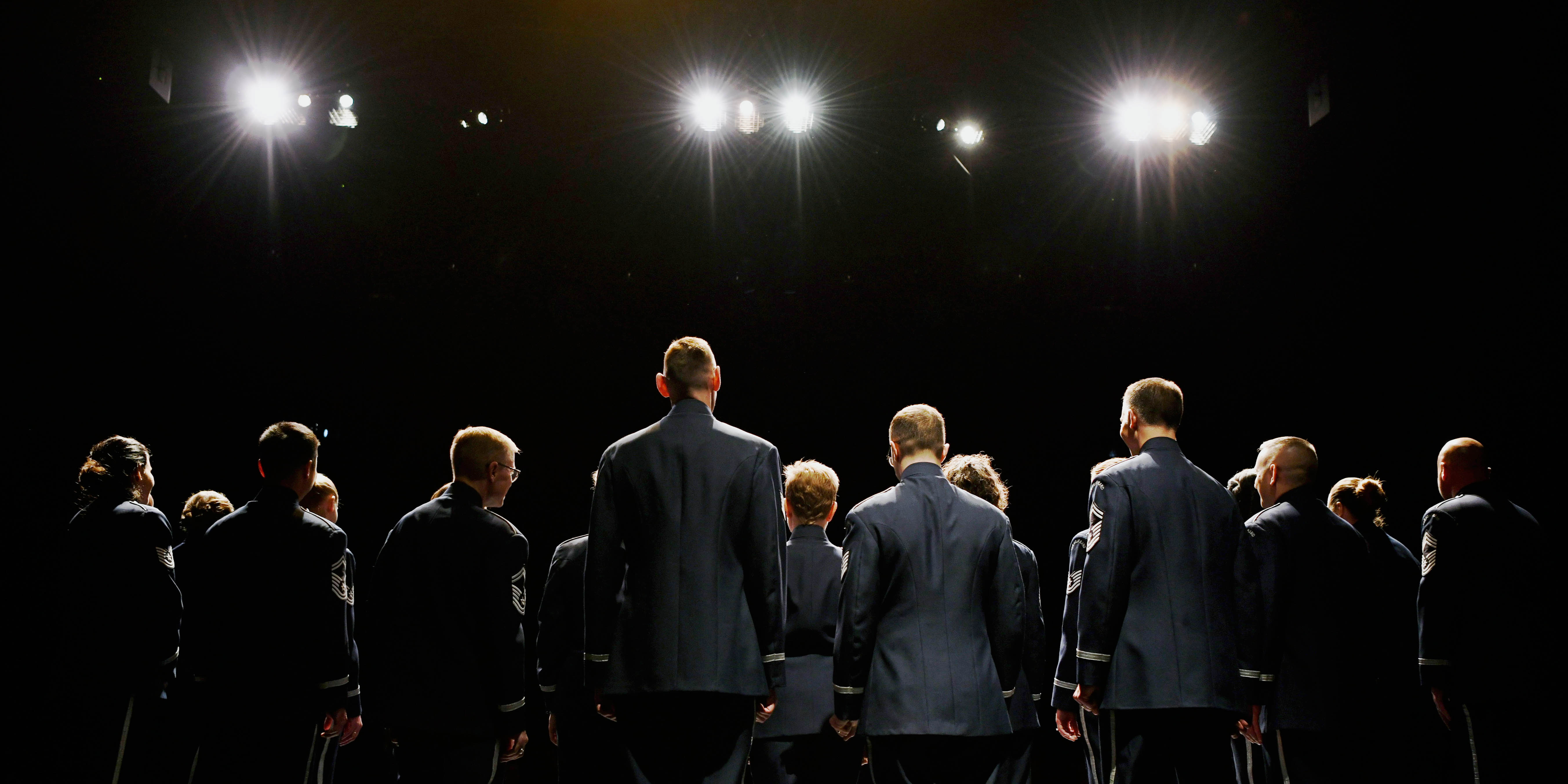 Singing Sergeants serenade The Golden State