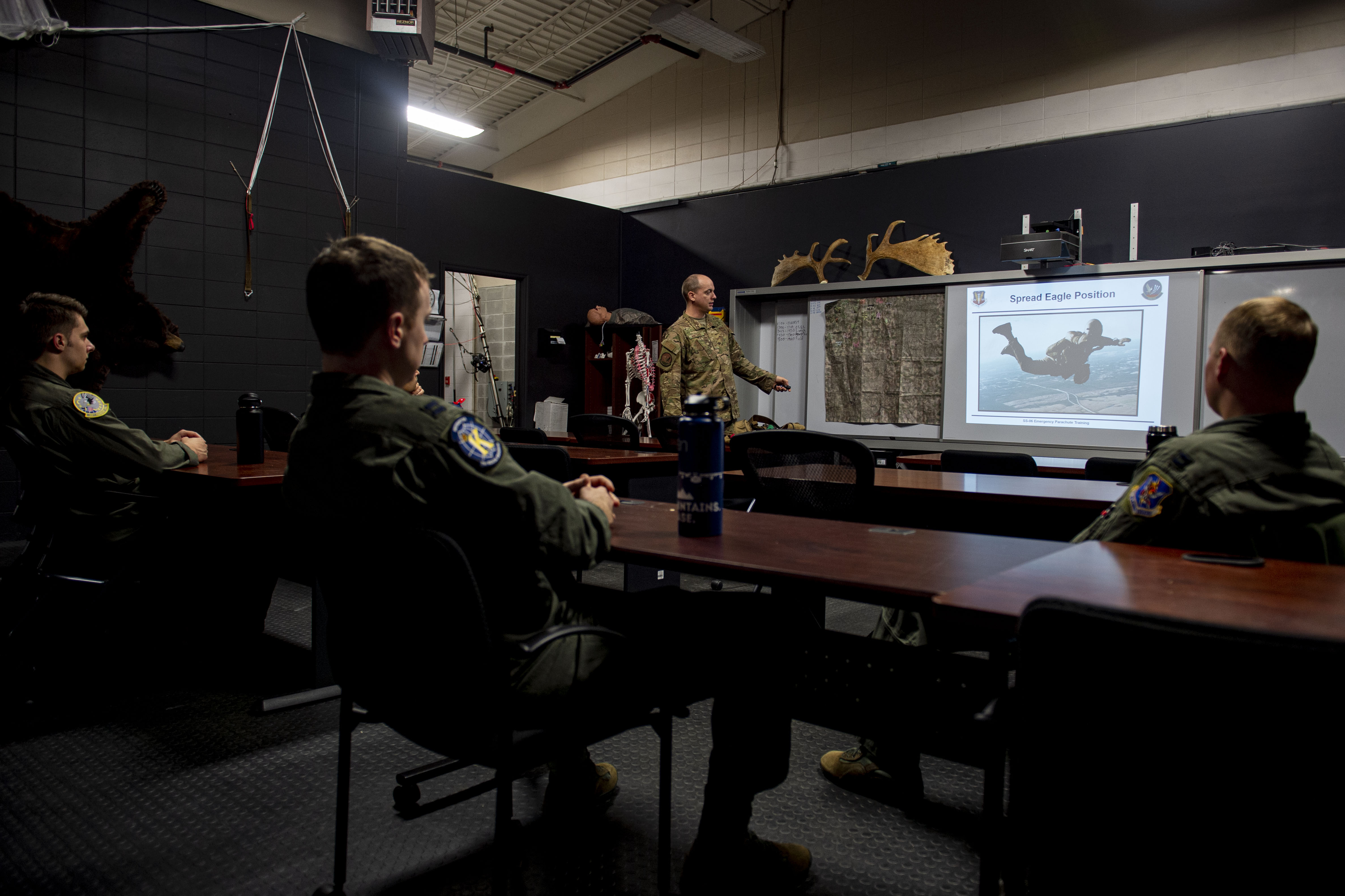 Emergency parachute training refreshes, assess aircrew > Moody Air ...