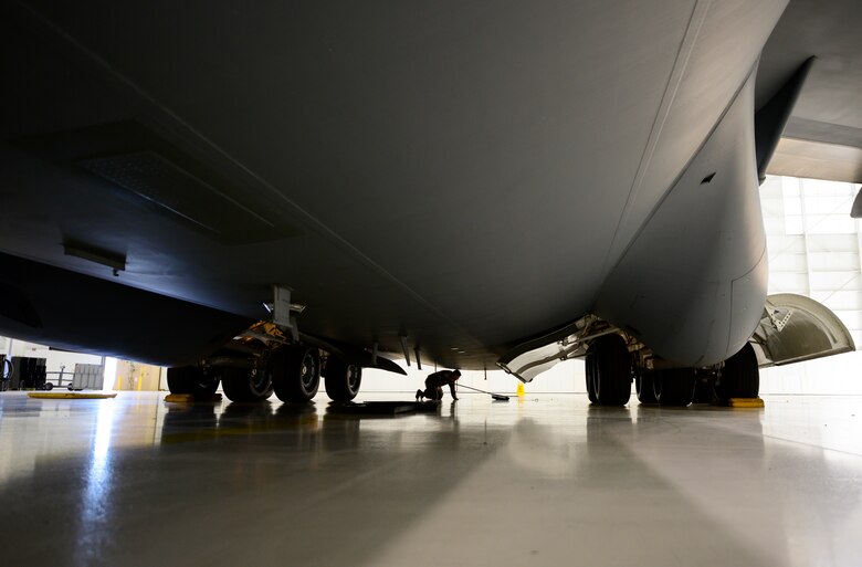 Airmen refurb C-17s at Travis AFB > Travis Air Force Base > News