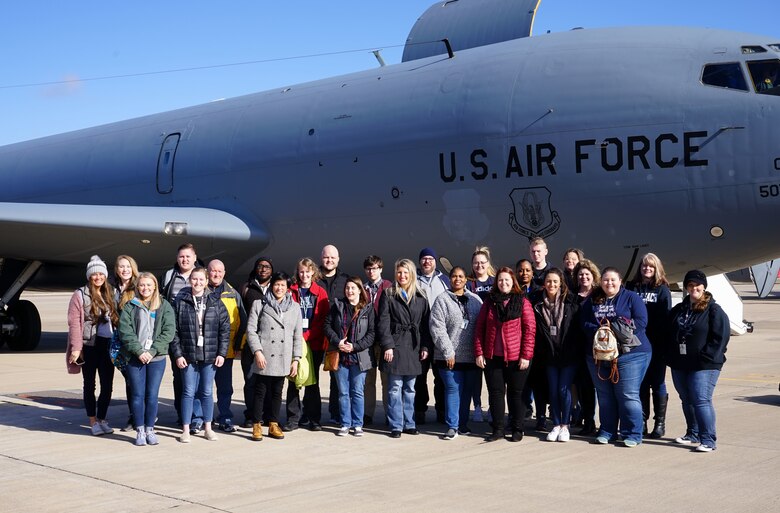 Air Force Life Cycle Management Center interns take flight > 507th Air ...