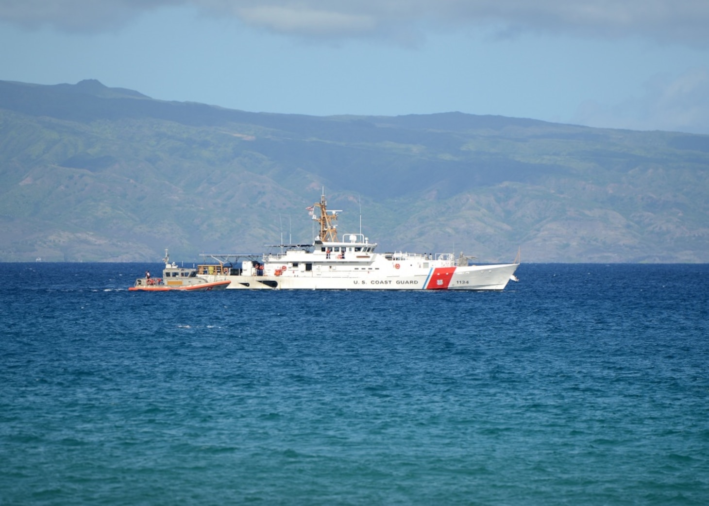 Coast Guard Medevacs Cruise Ship Mariner from Kiribati to Hawaii > U.S ...