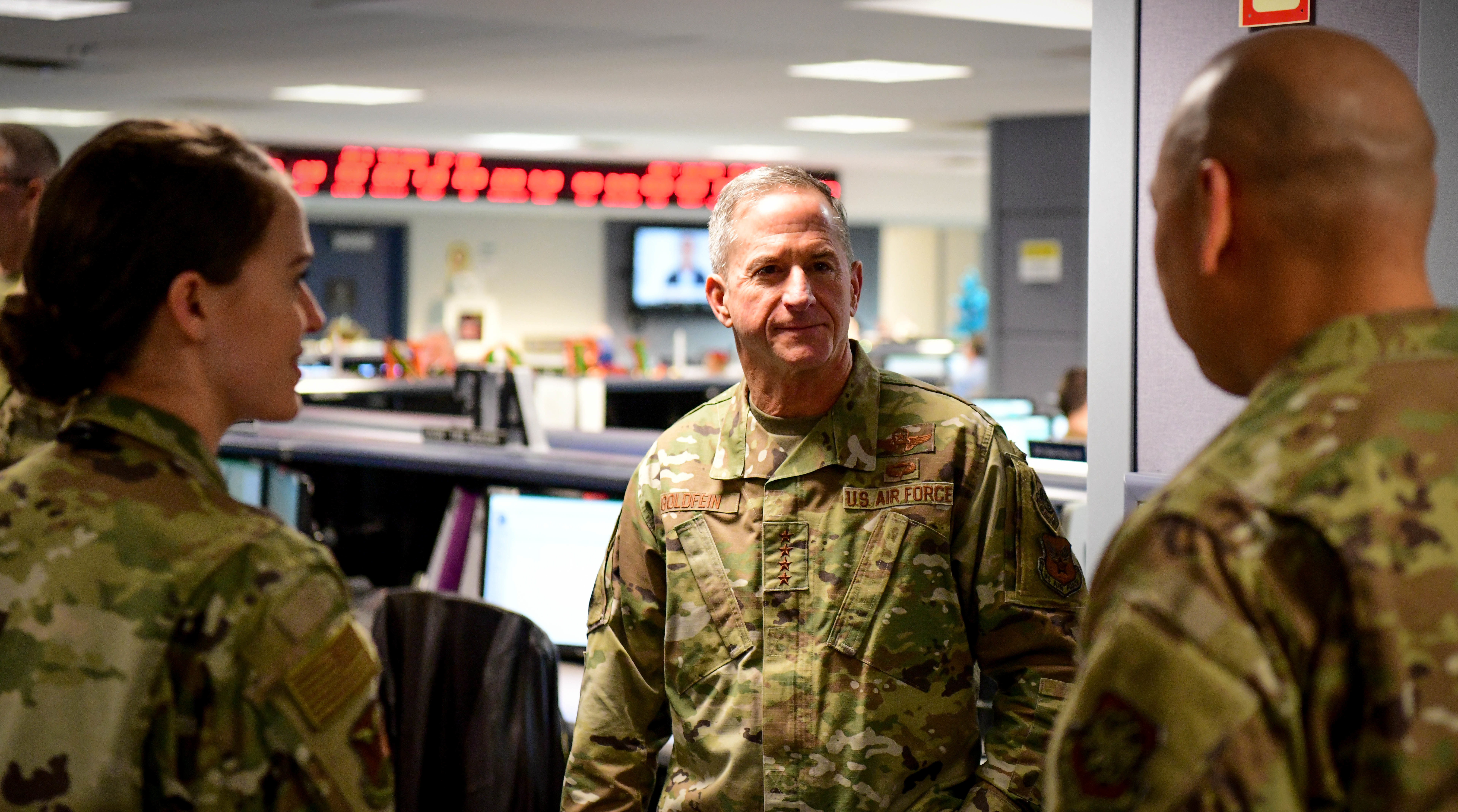 CSAF visits 618th AOC Airmen > Air Mobility Command > Article Display