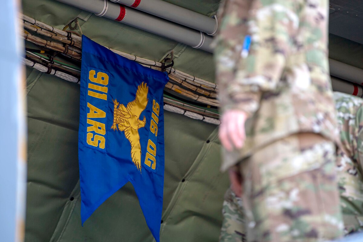 The 911 ARS Takes Their Final Mission In A KC-135 > 916th Air Refueling ...