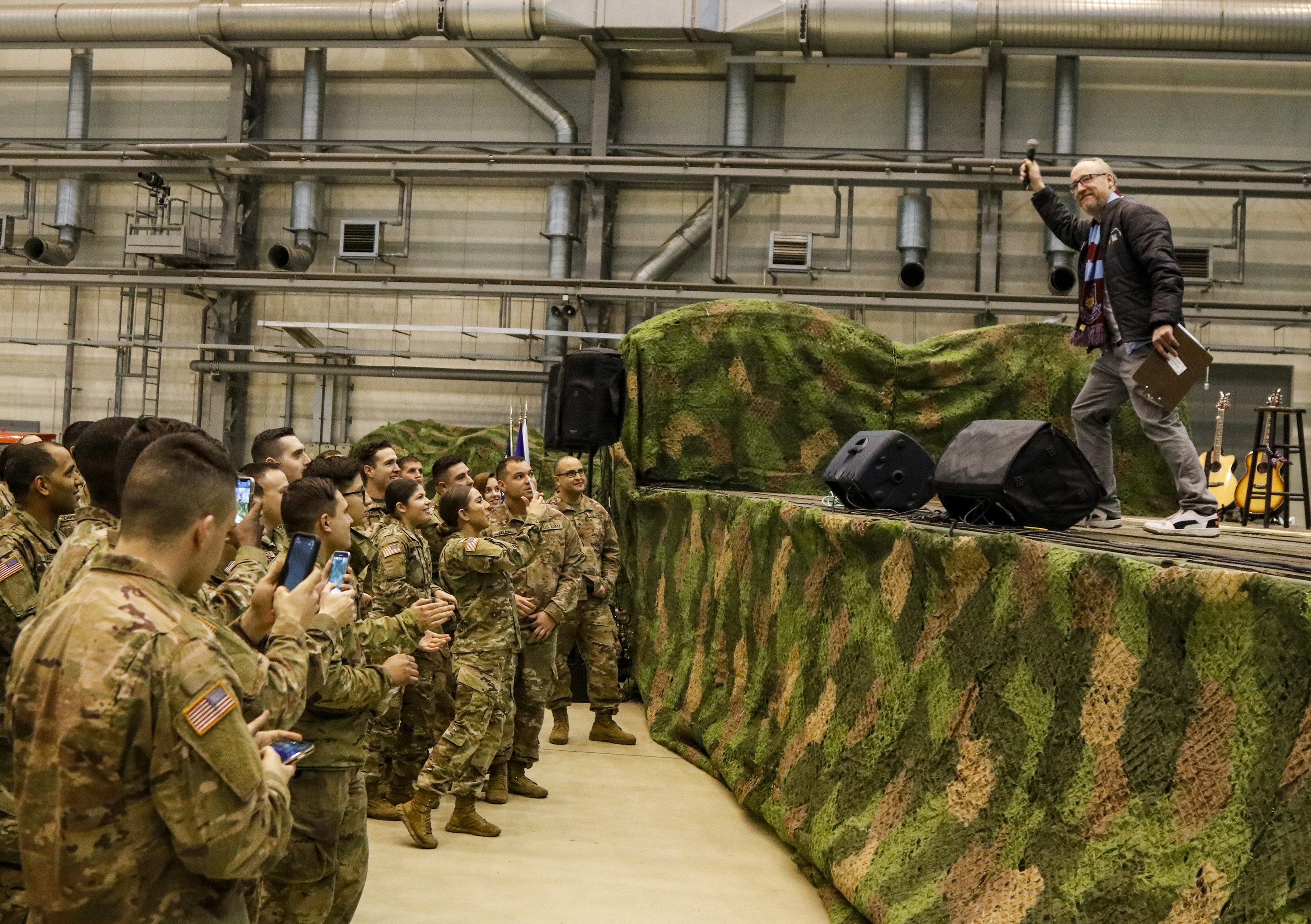 Army Reserve unit works behind the scenes to help make USO tour show a ...