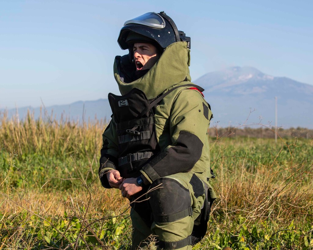 Marines Conduct Explosive Ordnance Disposal Training