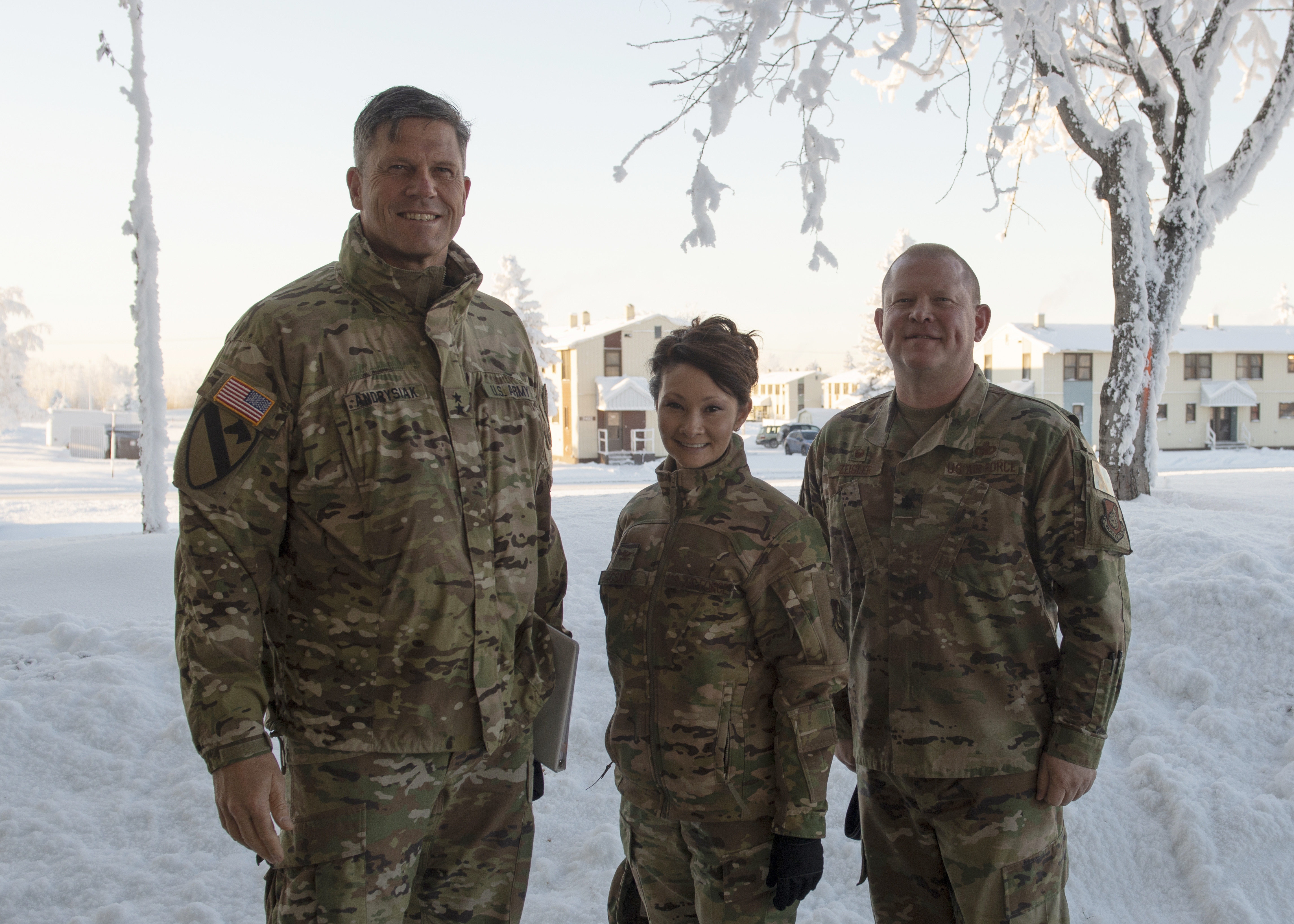Maj. Gen. Peter Andrysiak completes 673d ABW immersion