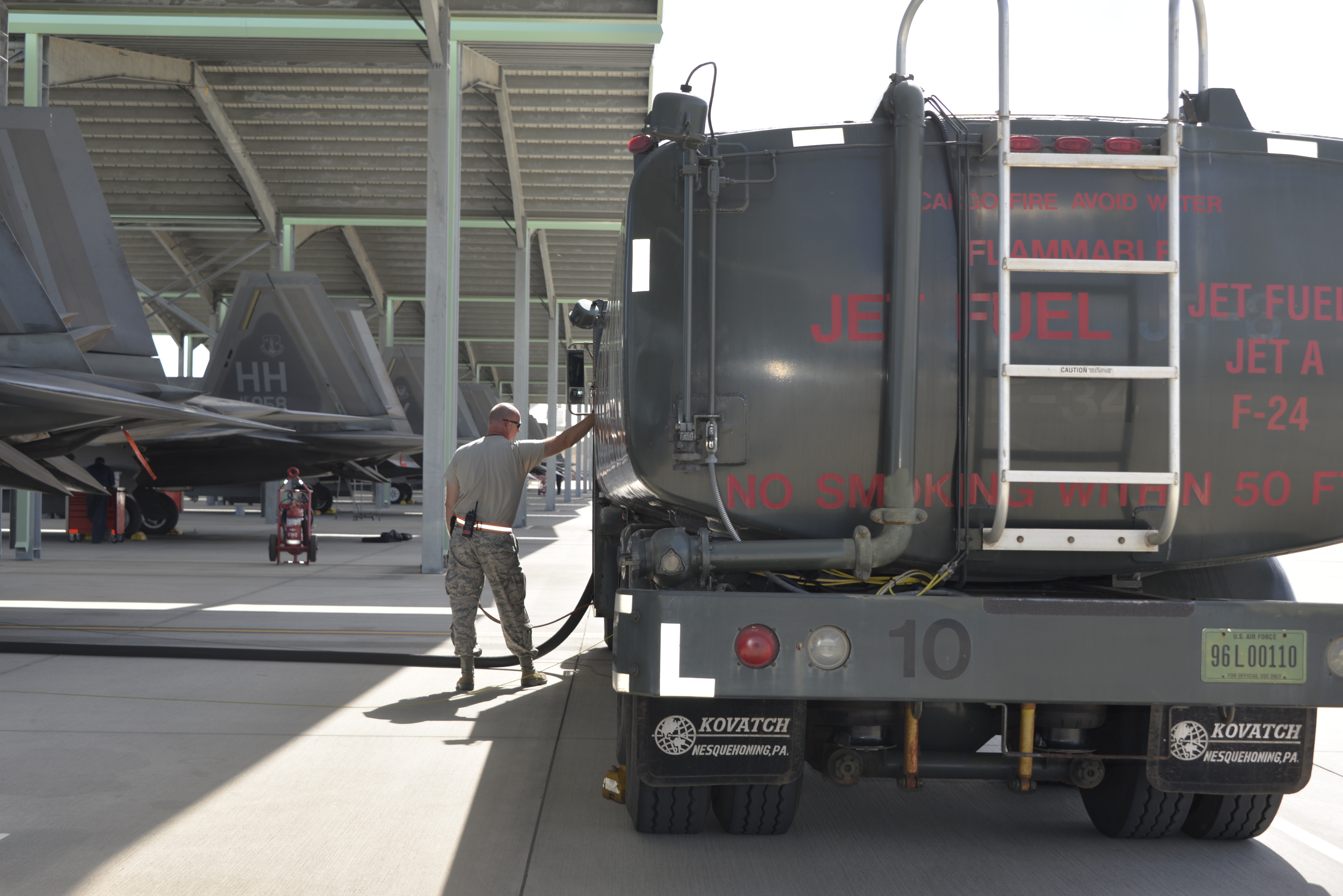 Volunteer Airmen conduct training in Hawaii > 134th Air Refueling Wing ...