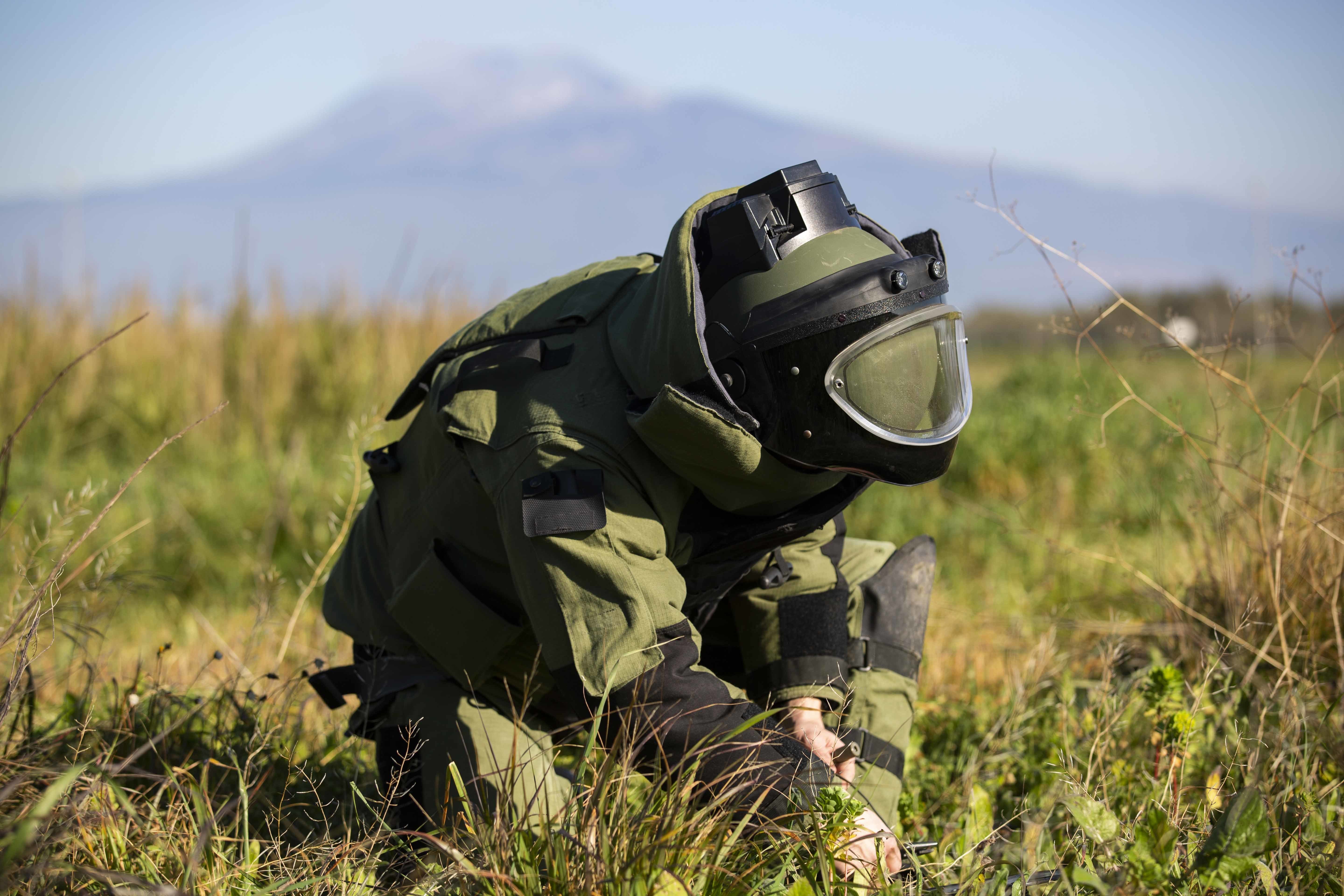 Explosive ordnance disposal training