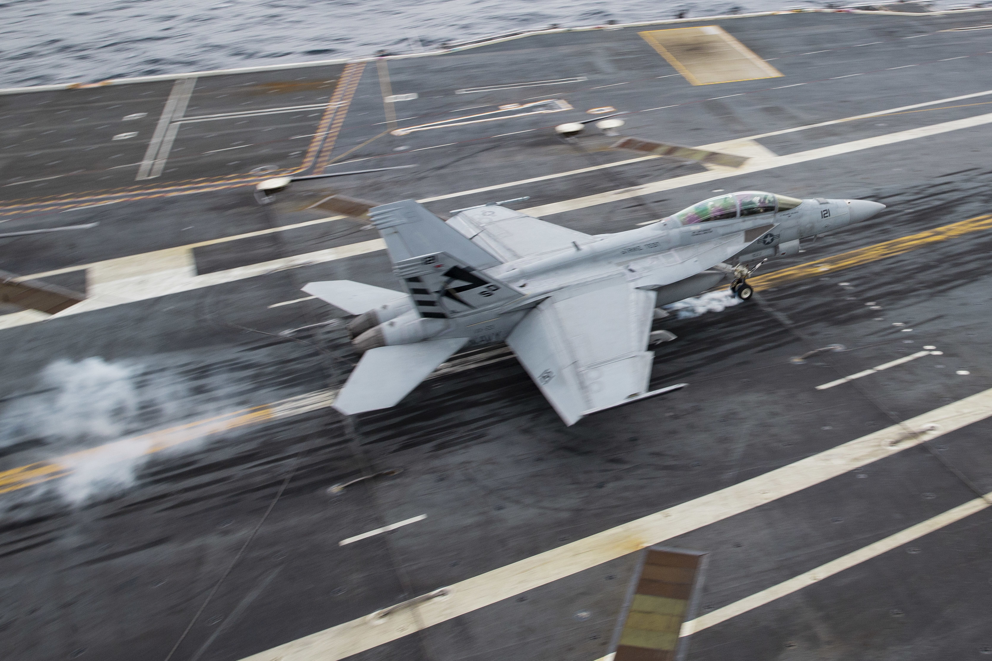 USS Gerald R. Ford Prepares to Begin Flight Deck Certification > United ...