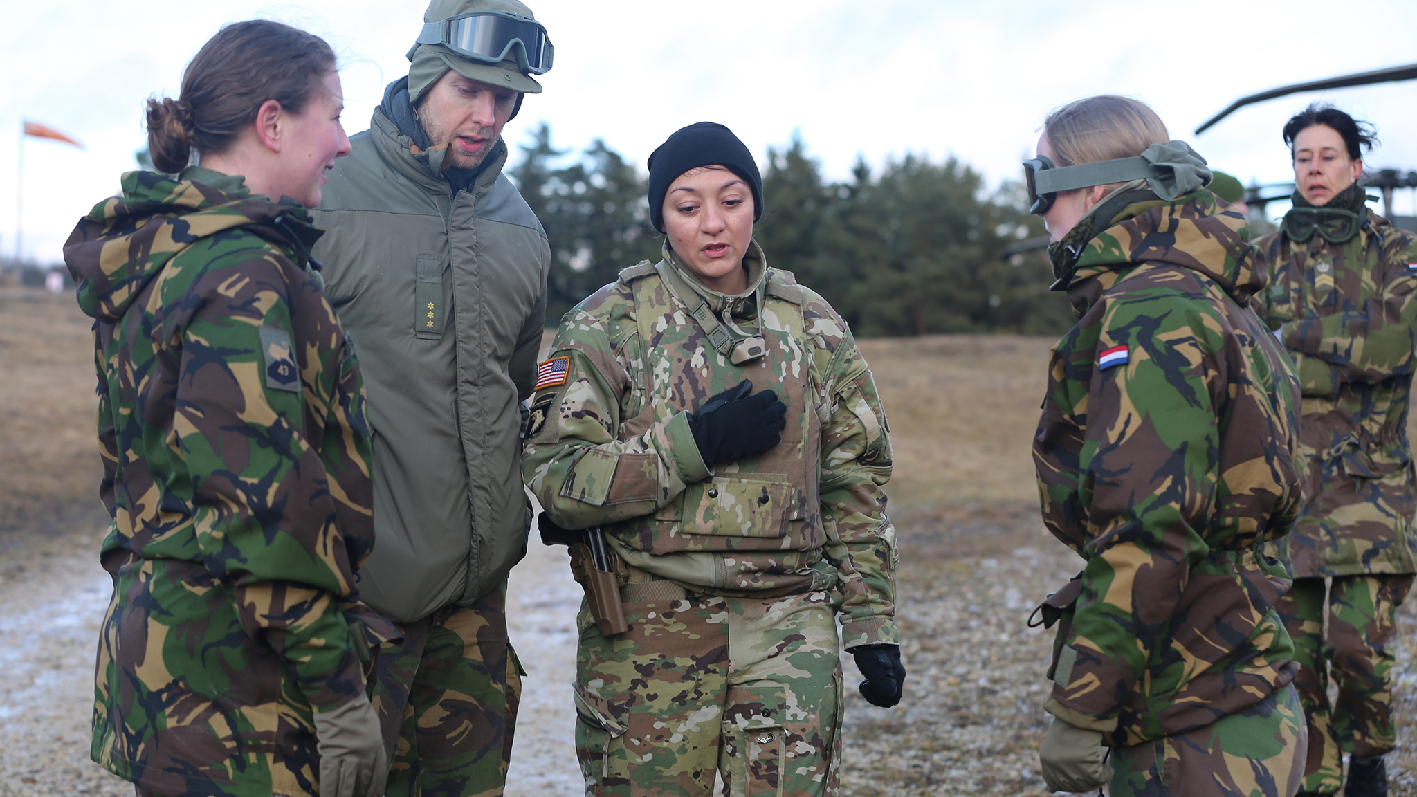 Dutch and U.S. Soldiers work together at Combined Resolve XIII