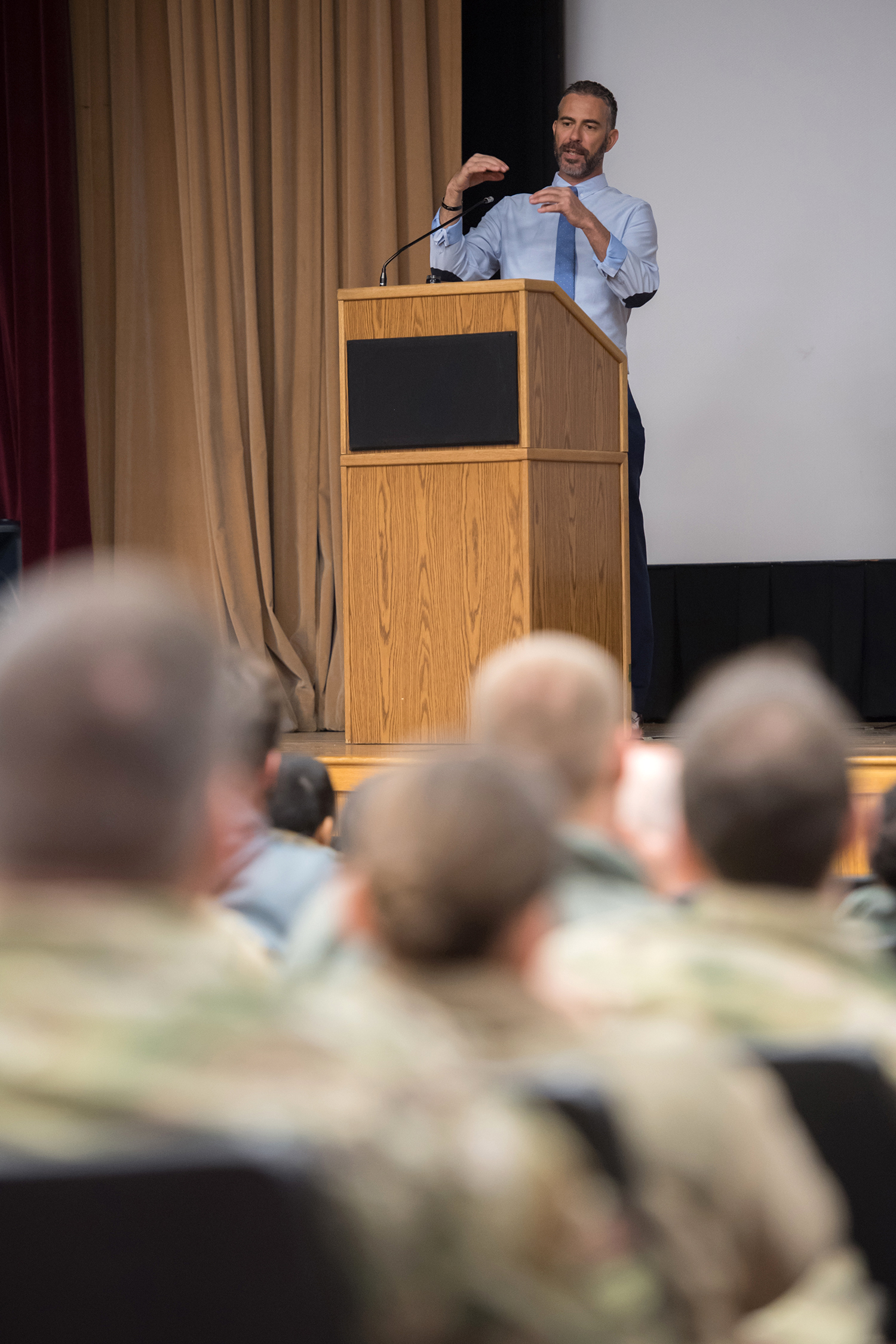 Former Army Ranger speaks to Hanscom personnel