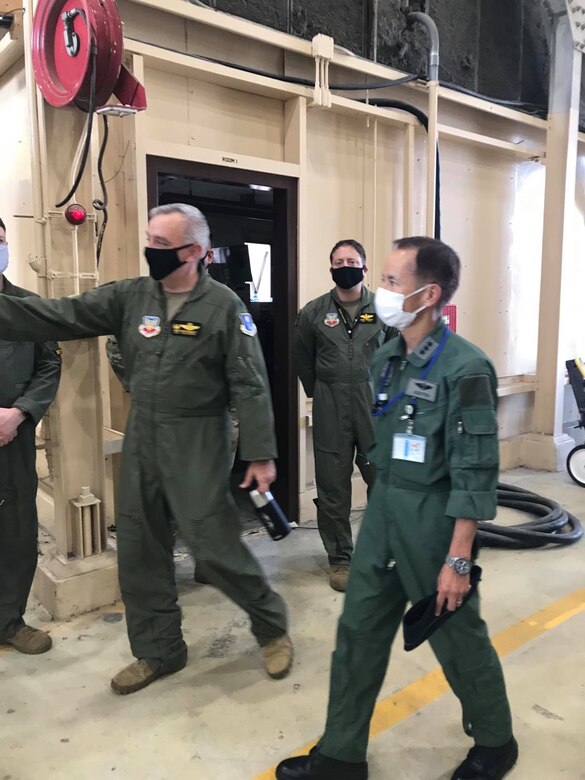Fifth Air Force and Koku Jieitai leaders tour RQ-4 detachment > 5th Air ...