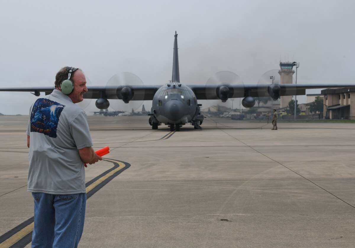 4th SOS, AMU make history with AC-130U > Hurlburt Field > Article Display