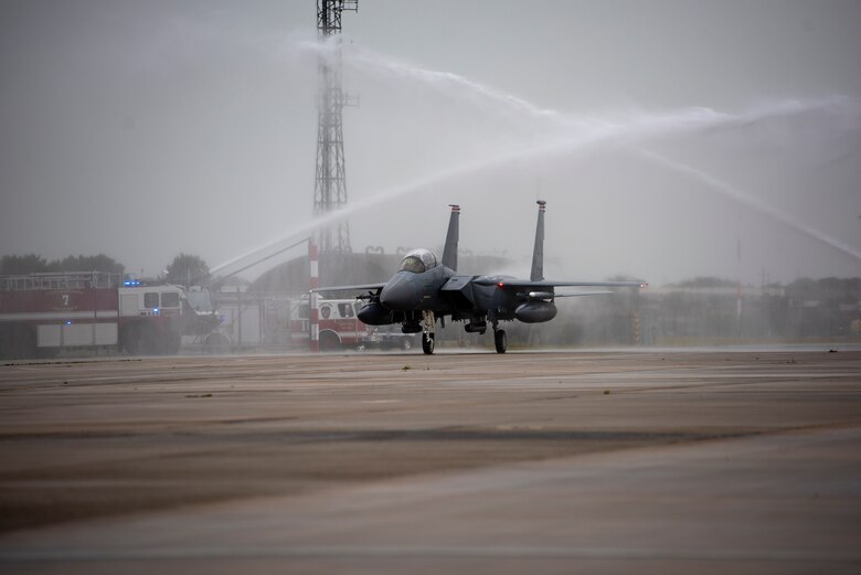 Marshall completes final flight as 48FW commander > Royal Air Force ...