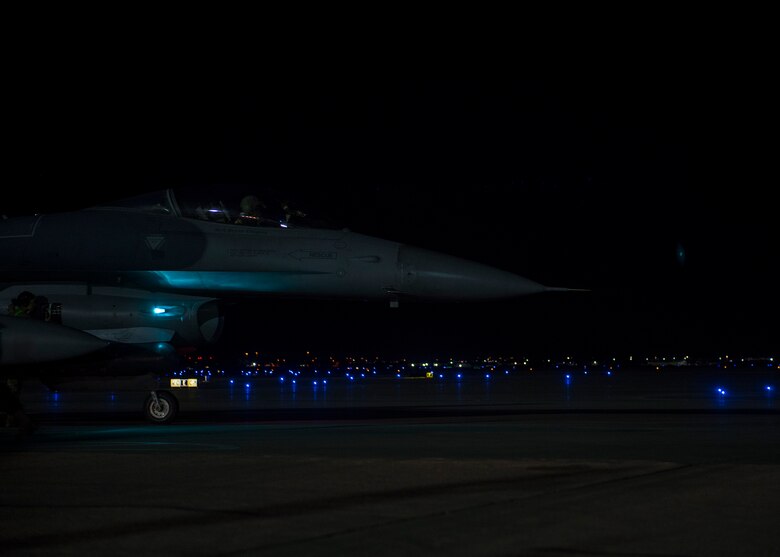 Nighttime on the flightline > Luke Air Force Base > Article Display