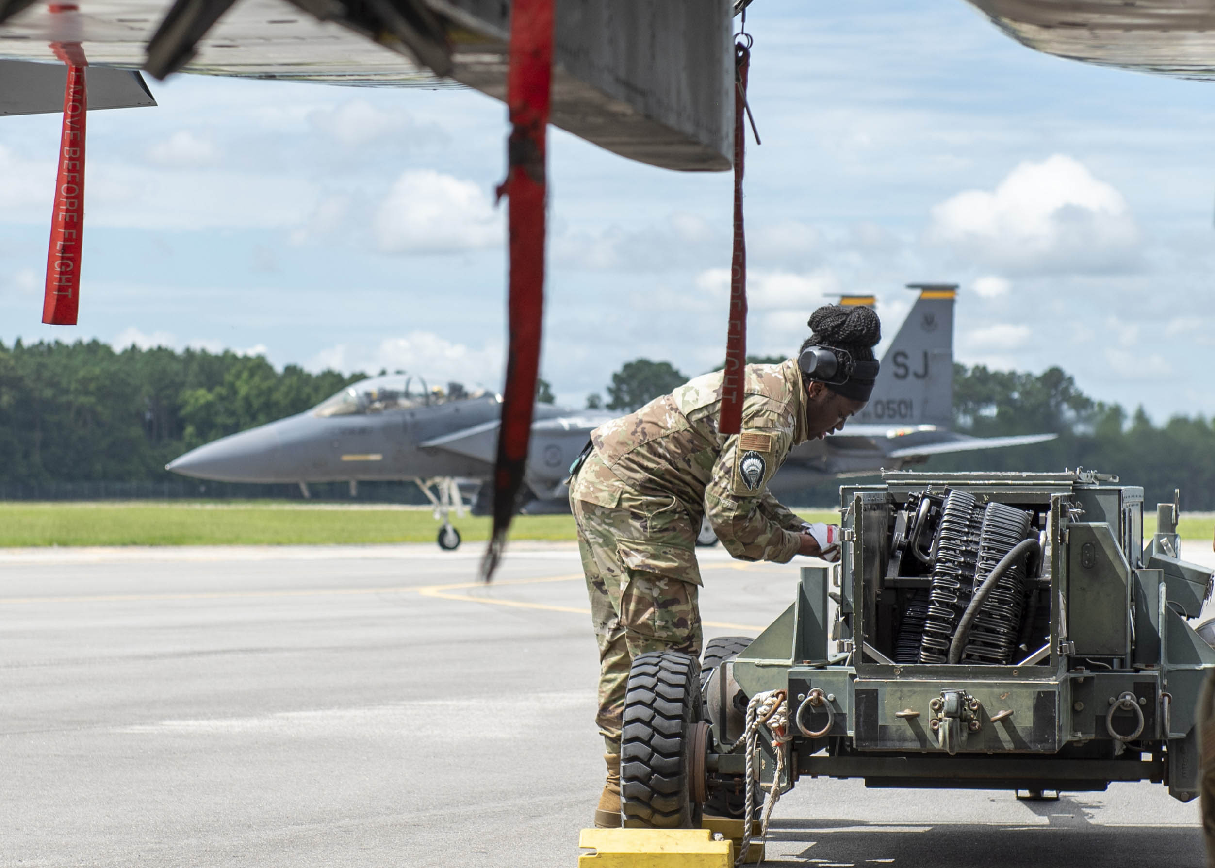 4th MXG Airmen Compete in Quarterly Load Crew Competition > Seymour ...