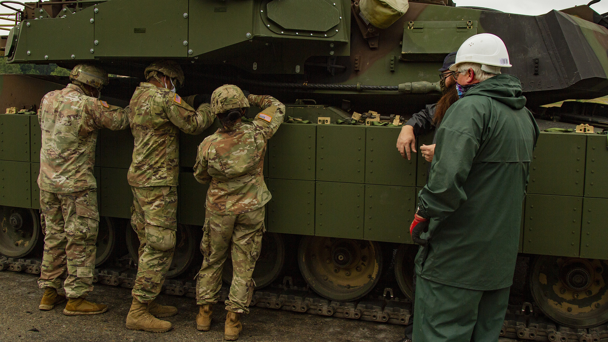 18th Military Police Brigade installs Abrams Reactive Armor Tiles