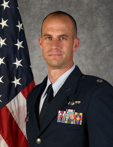 LIEUTENANT COLONEL MICHAEL G. MIDDENTS Biography Photo