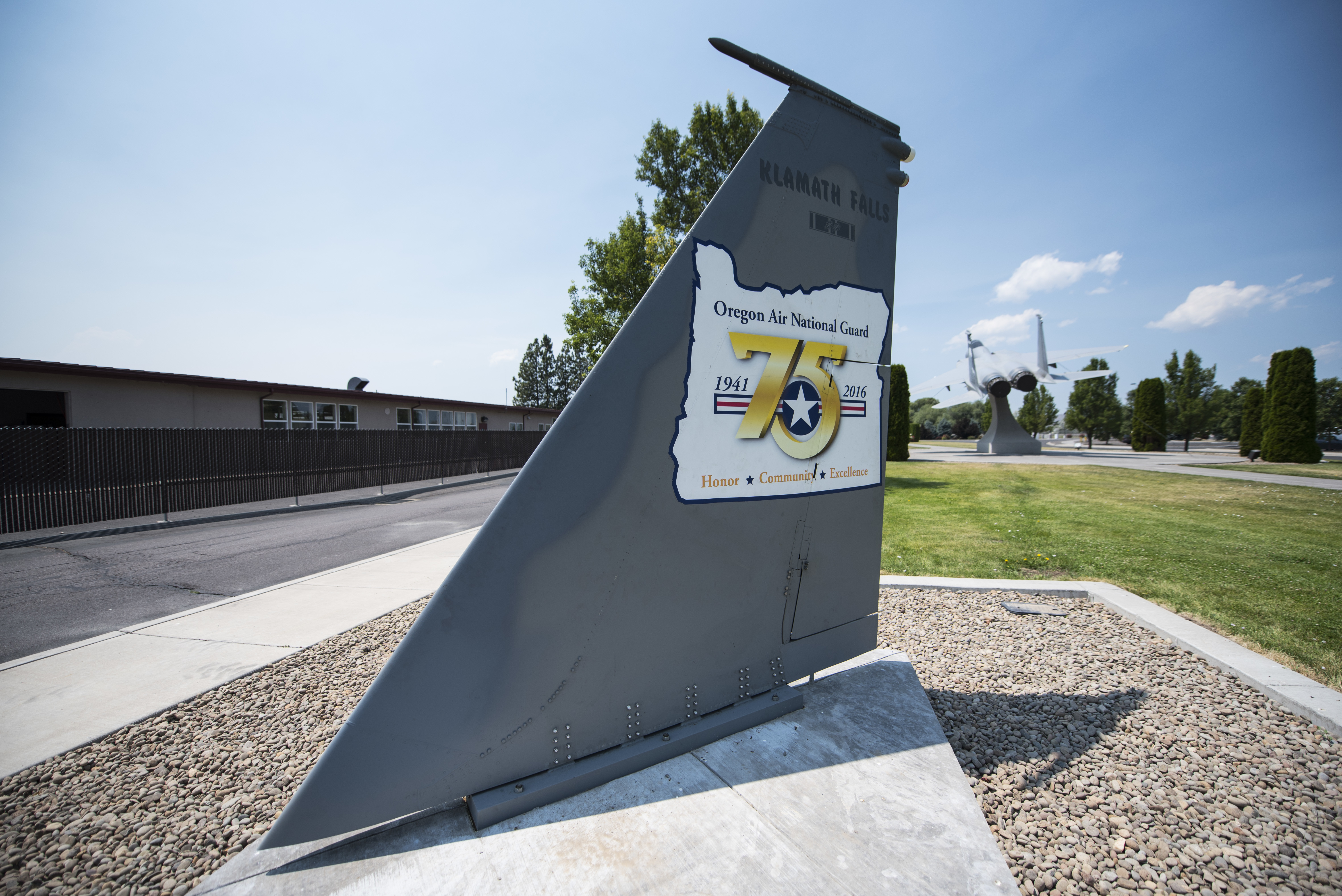 Kingsley Field shows off its heritage with new tail display > Air ...