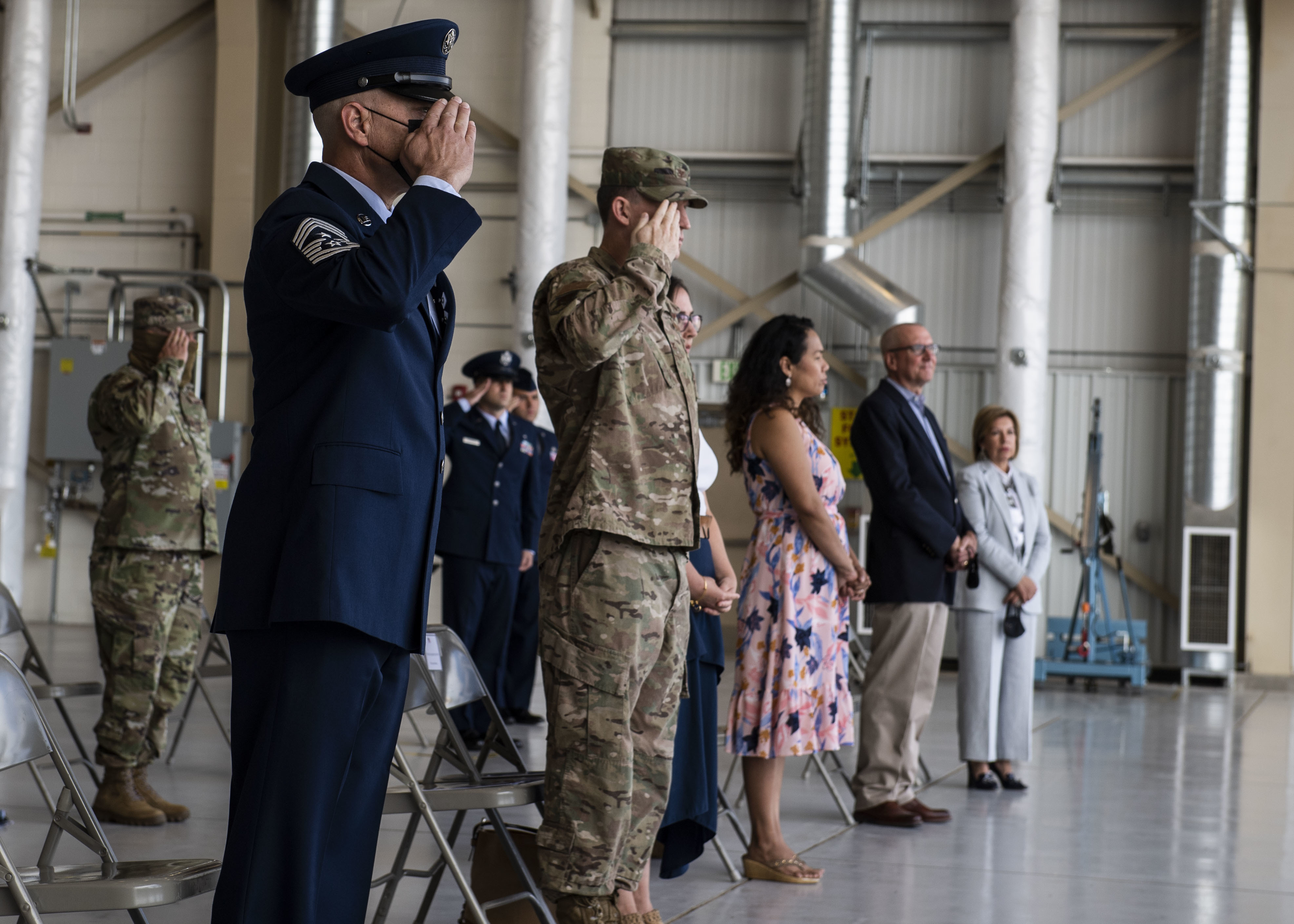 Curry takes command of the 58th SOW > Kirtland Air Force Base > Article ...