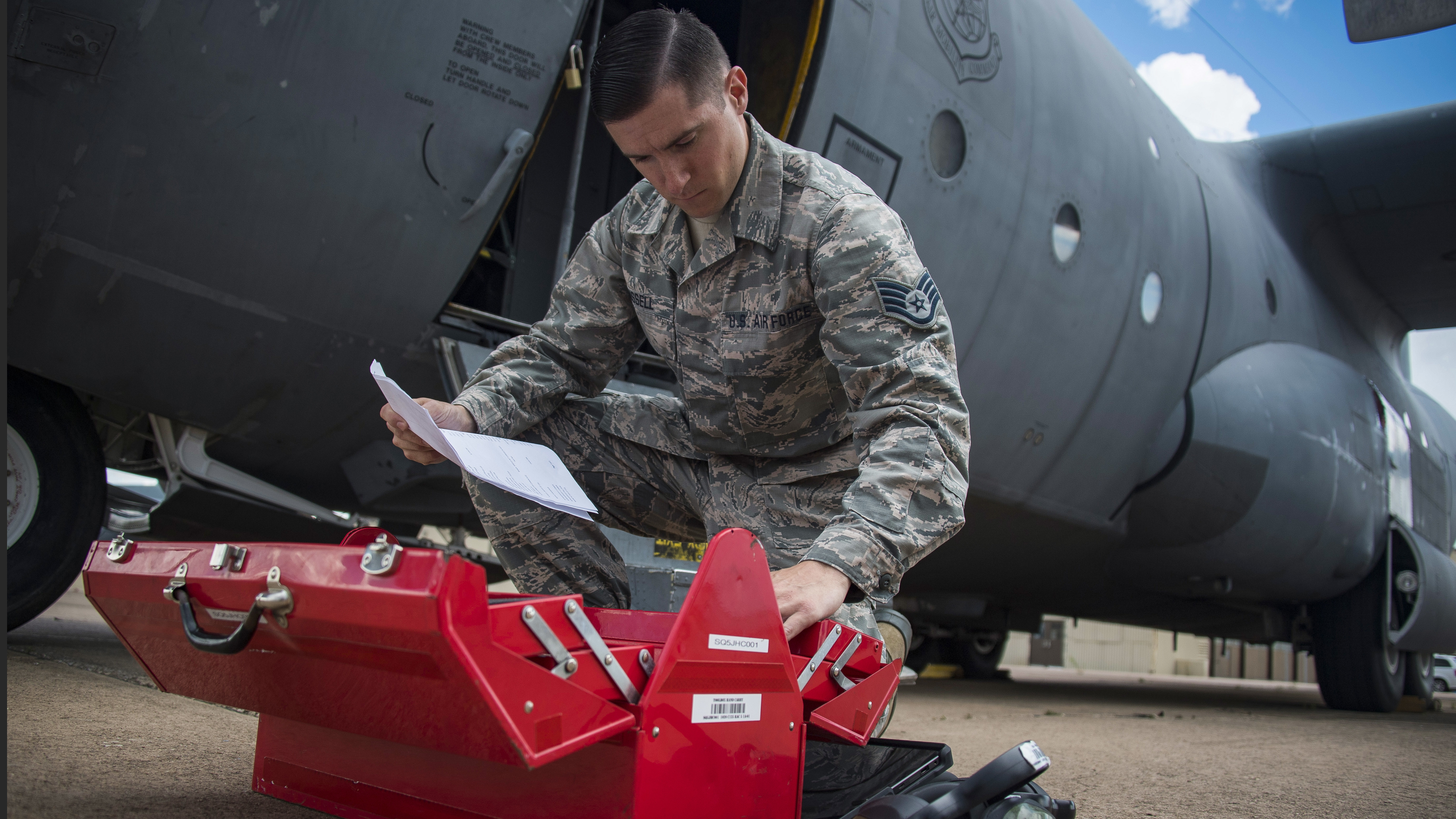 Sailor-turned-Airman aces MAF consolidated course > Air Education and ...