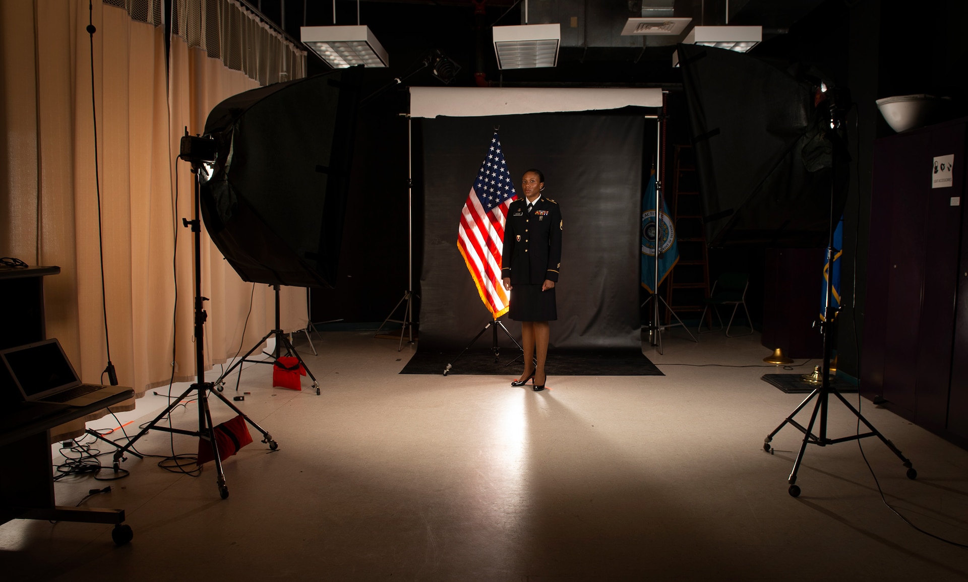 Military Studio Portraits > DINFOS Pavilion > Topic
