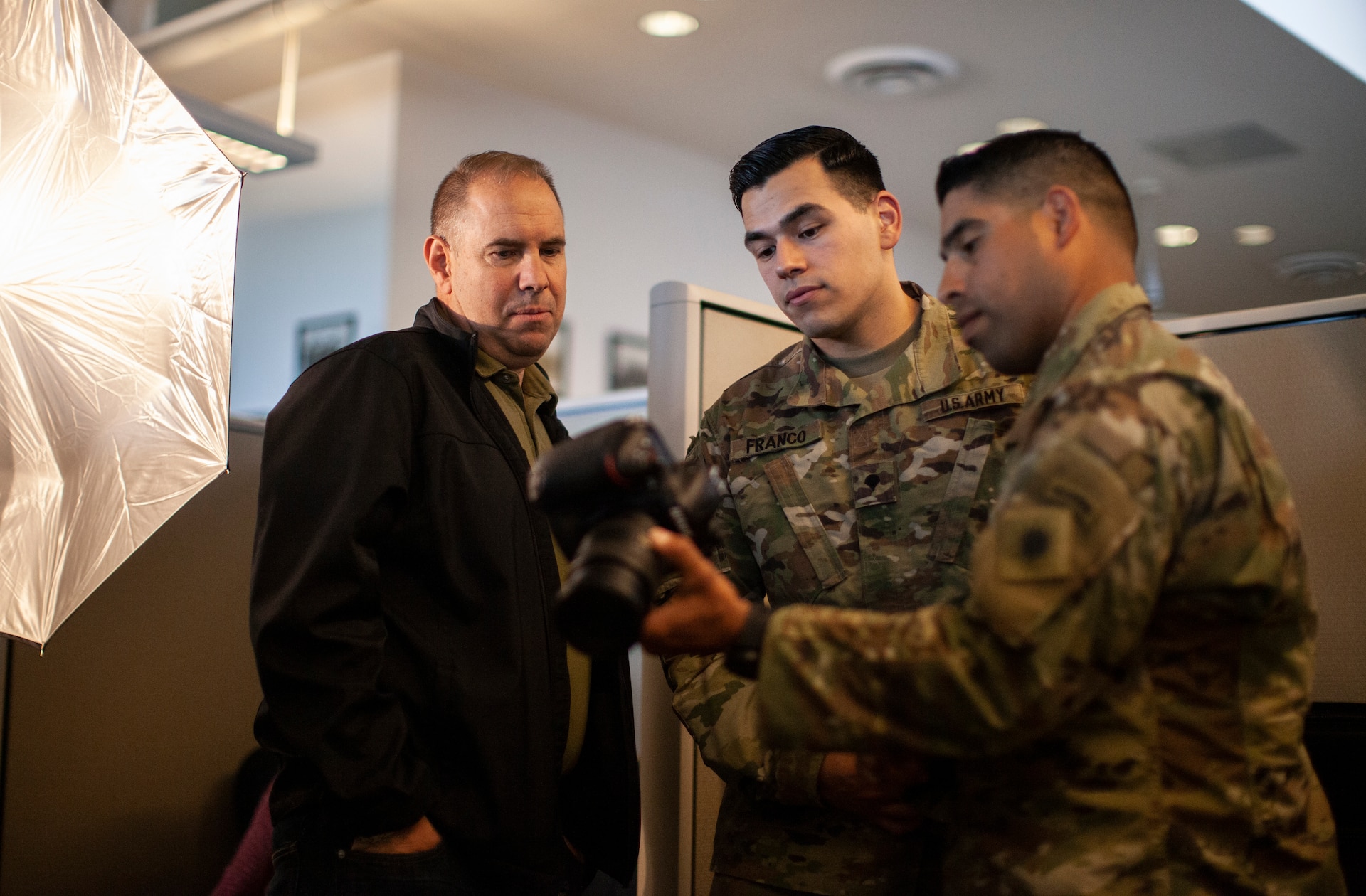 Military Head & Shoulders Photography Best Practices > DINFOS Pavilion ...