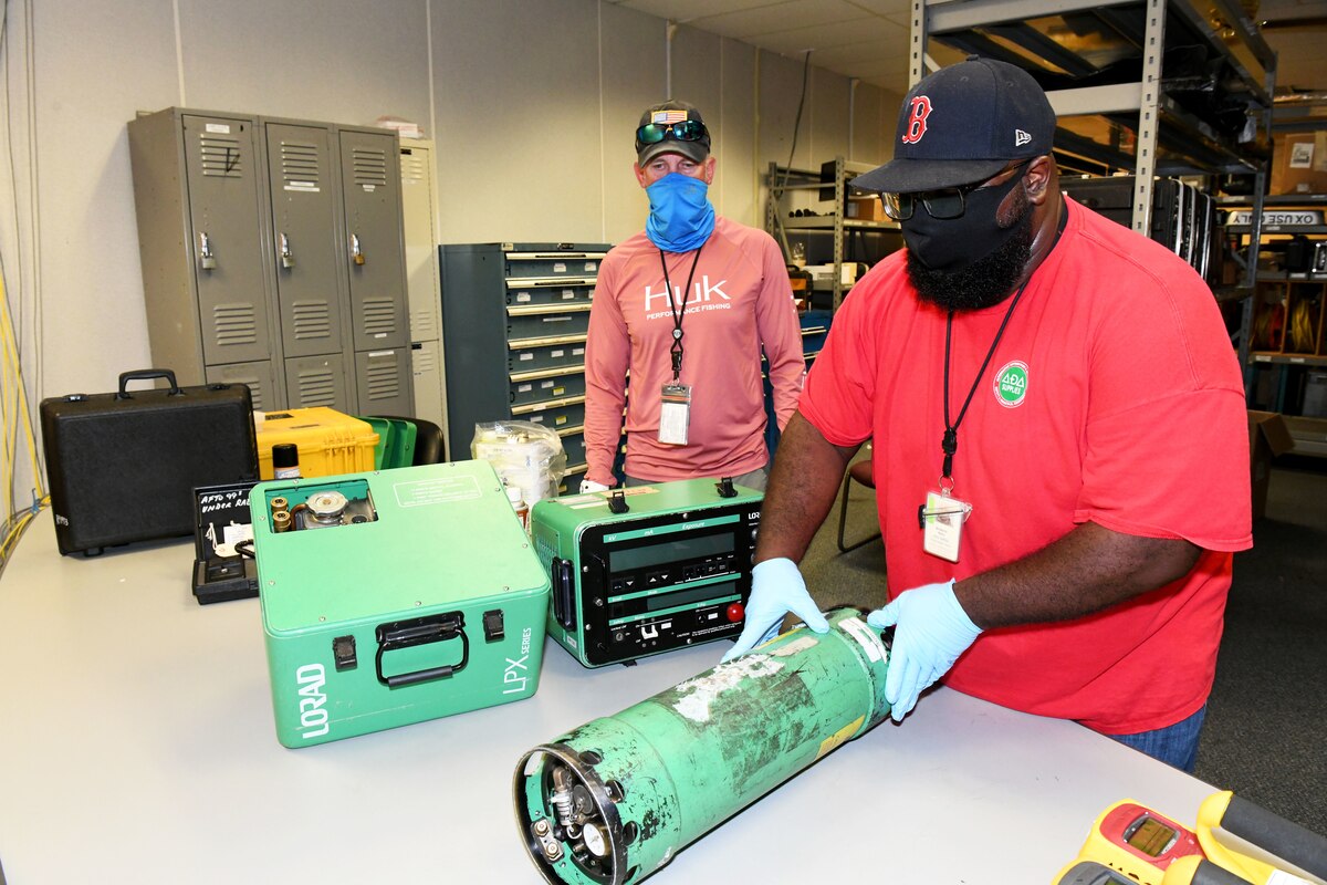 Aircraft doctors: Non-Destructive testing keep aircraft flying, crews ...